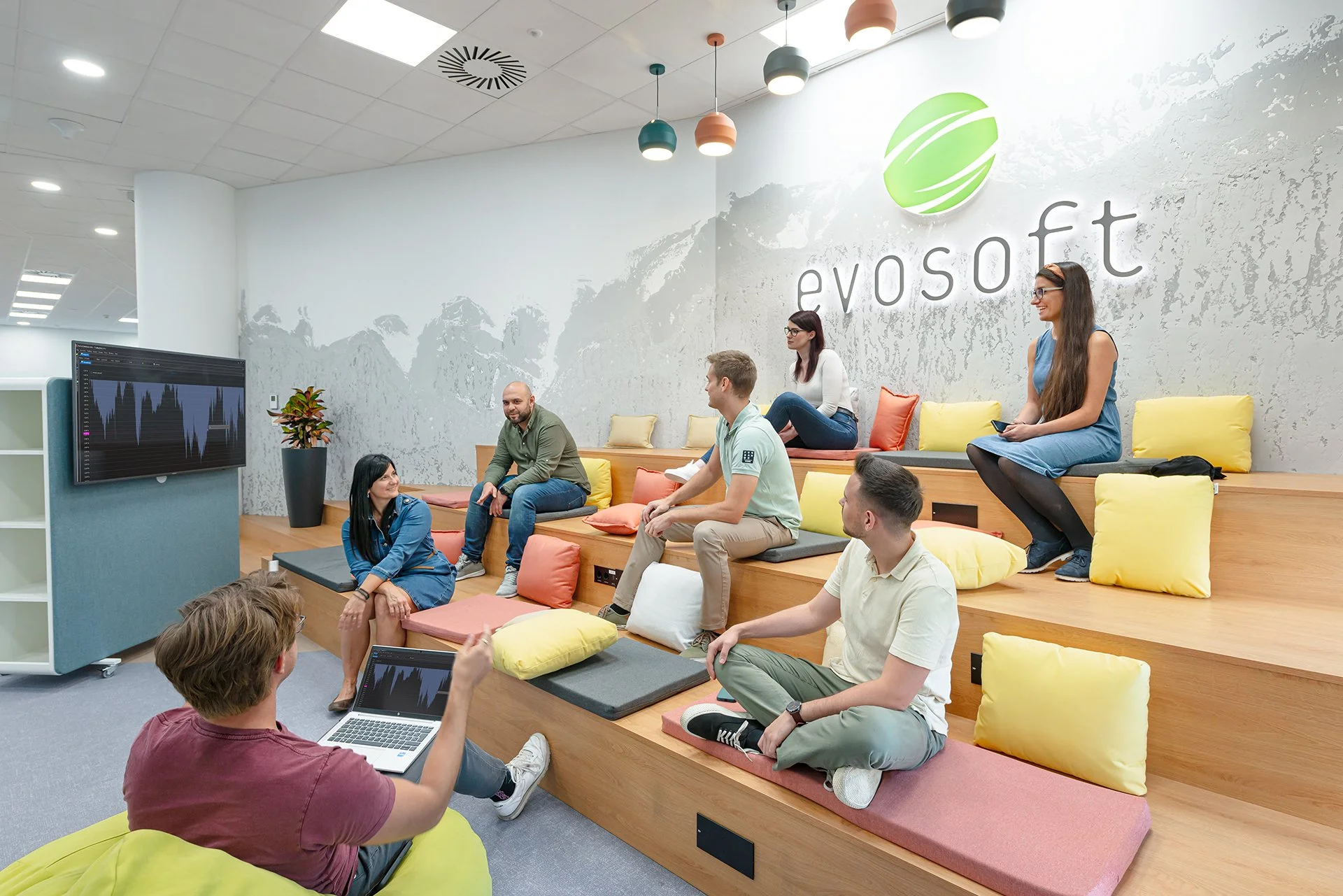 Dive into the world of software development, 3D design & prototyping! — evosoft Hungary Kft.