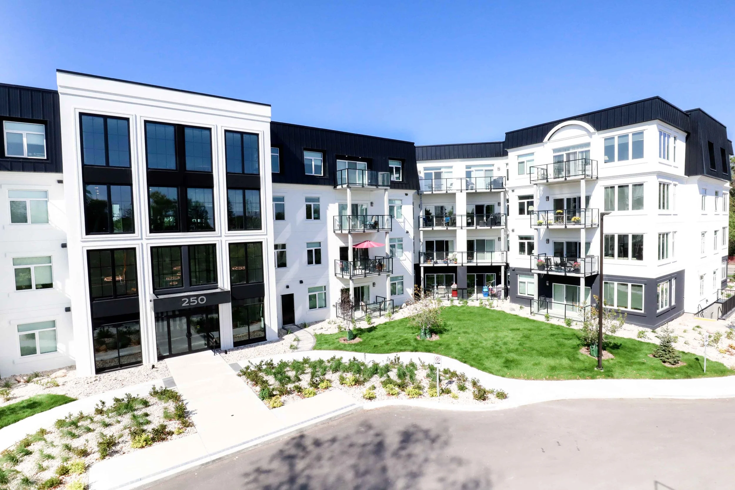 Building Features — The Pearl