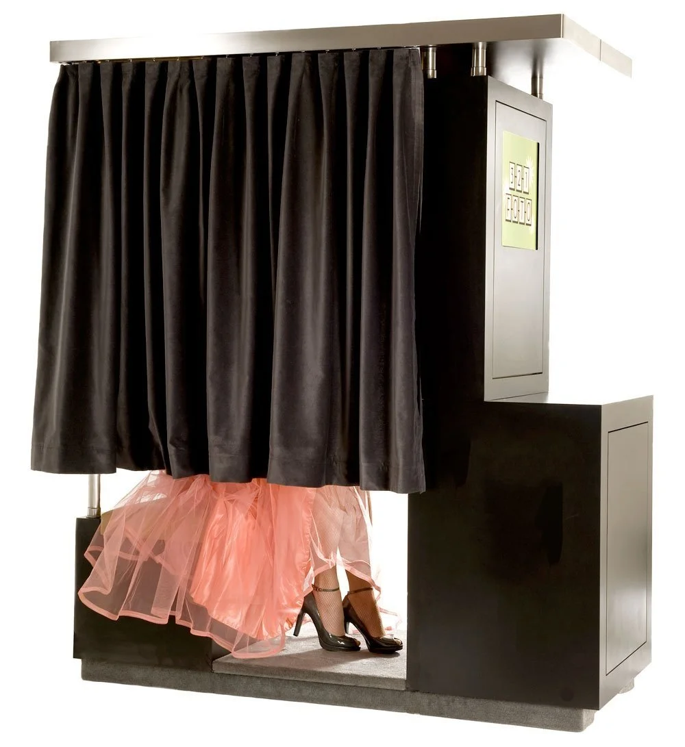 PHOTO BOOTHS — 321 FOTO X PHOTO BOOTHS