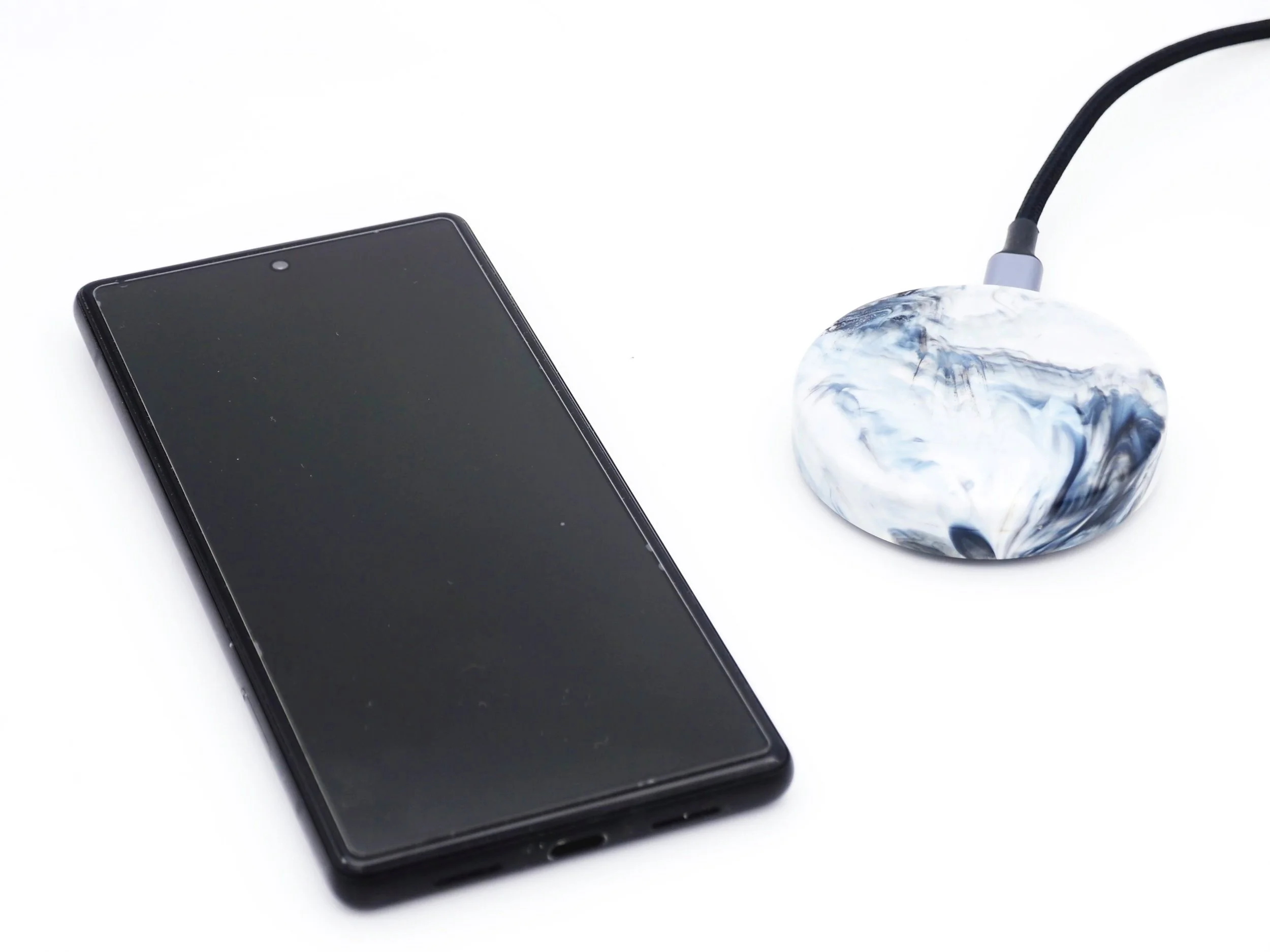 How To Make Recycled Plastic Wireless Phone Charger — Sustainable ...