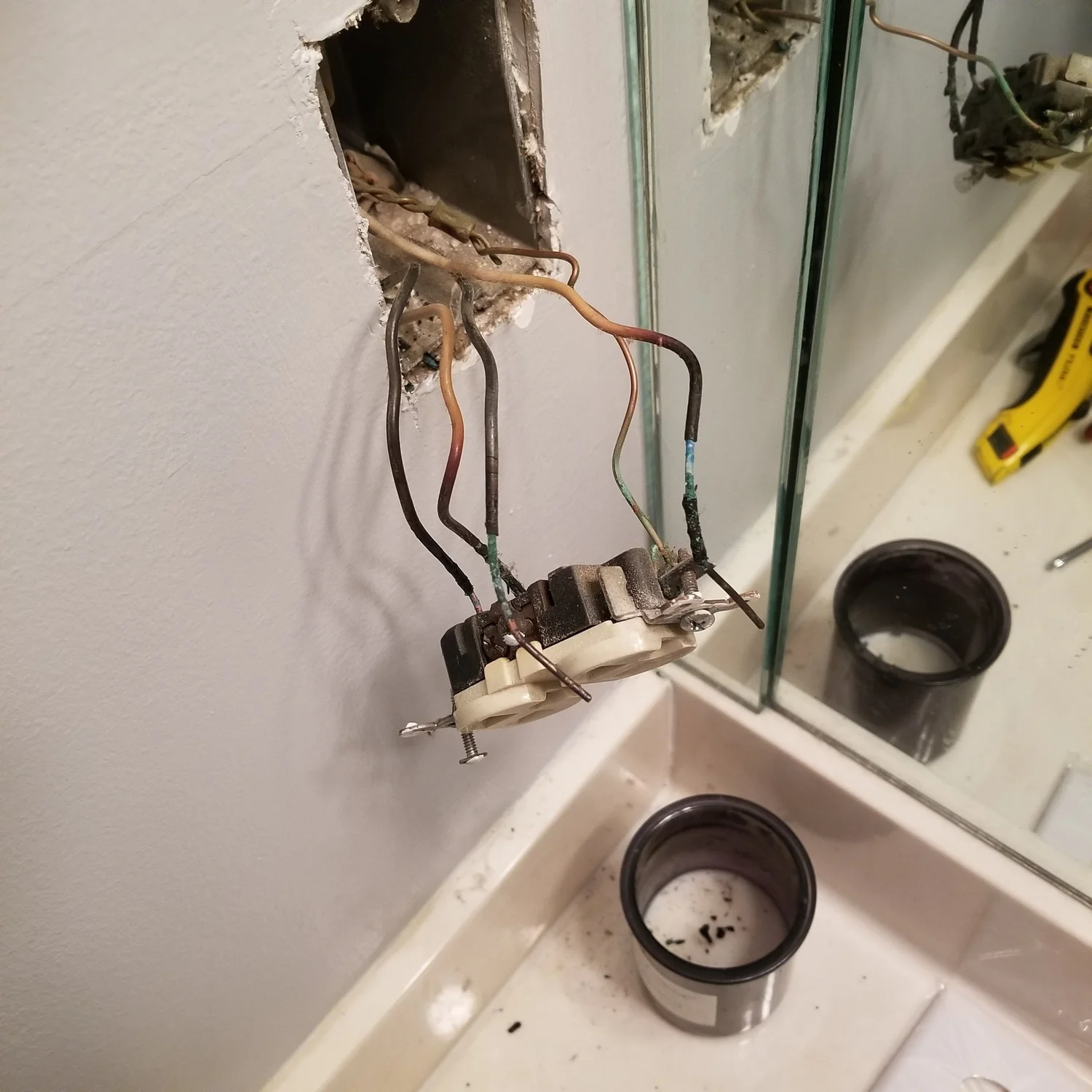 Are your electrical outlets working properly? — Paul's Handyman Solutions