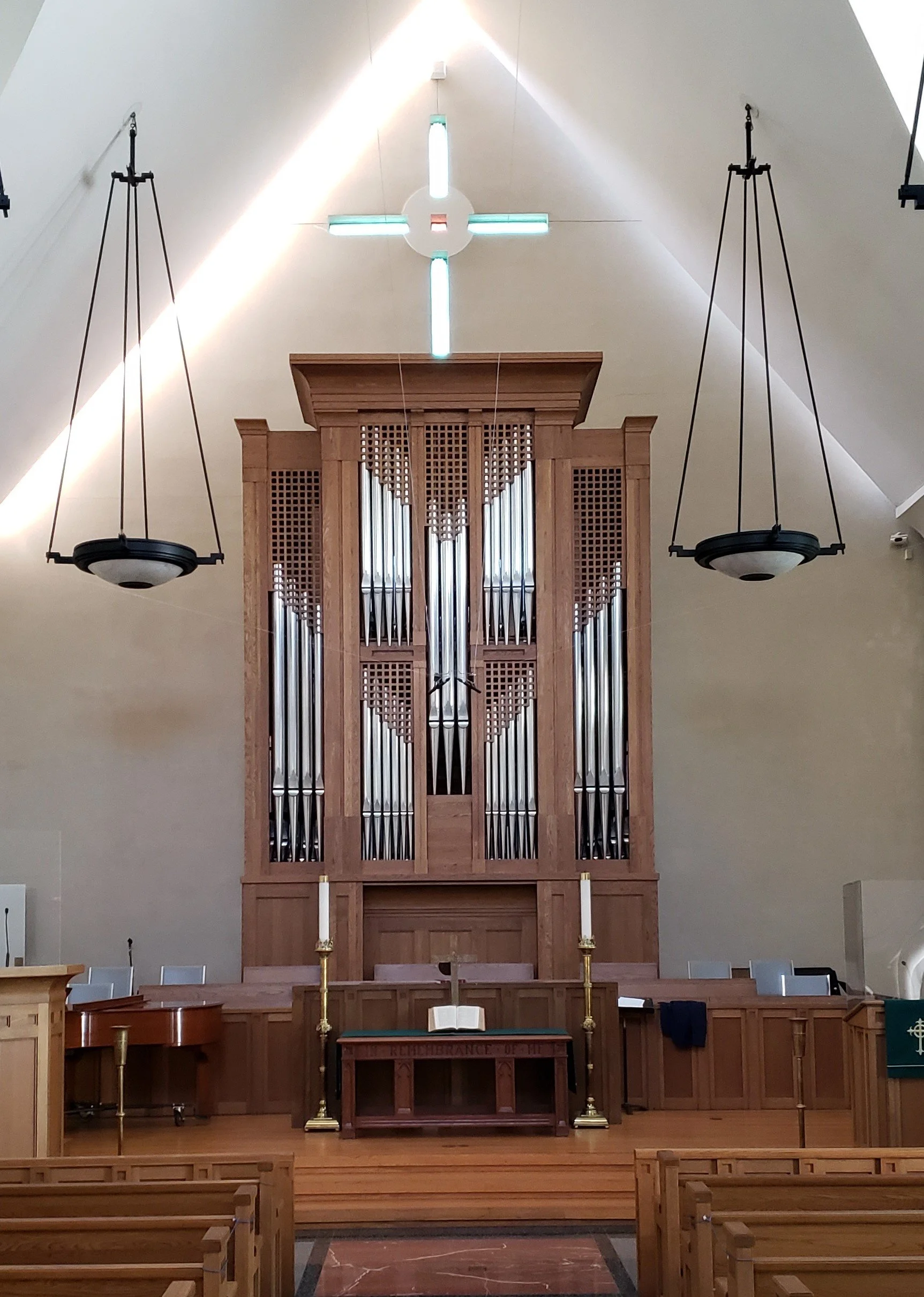 The Walker Pipe Organ at Hitchcock Presbyterian Church - A Magnificent ...
