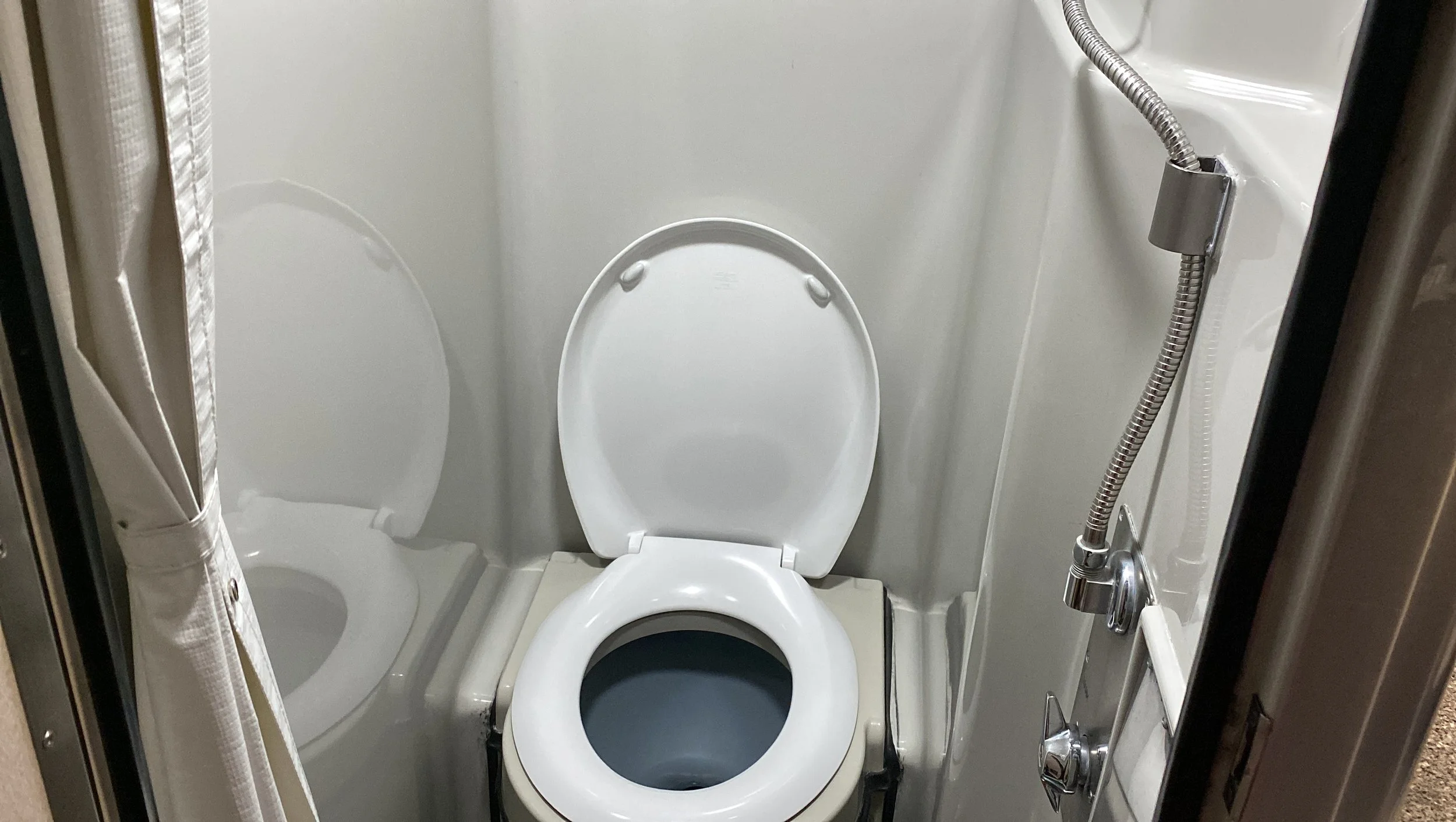 Is an Auto Train Bedroom Worth the Cost? Tips for Booking & What to ...