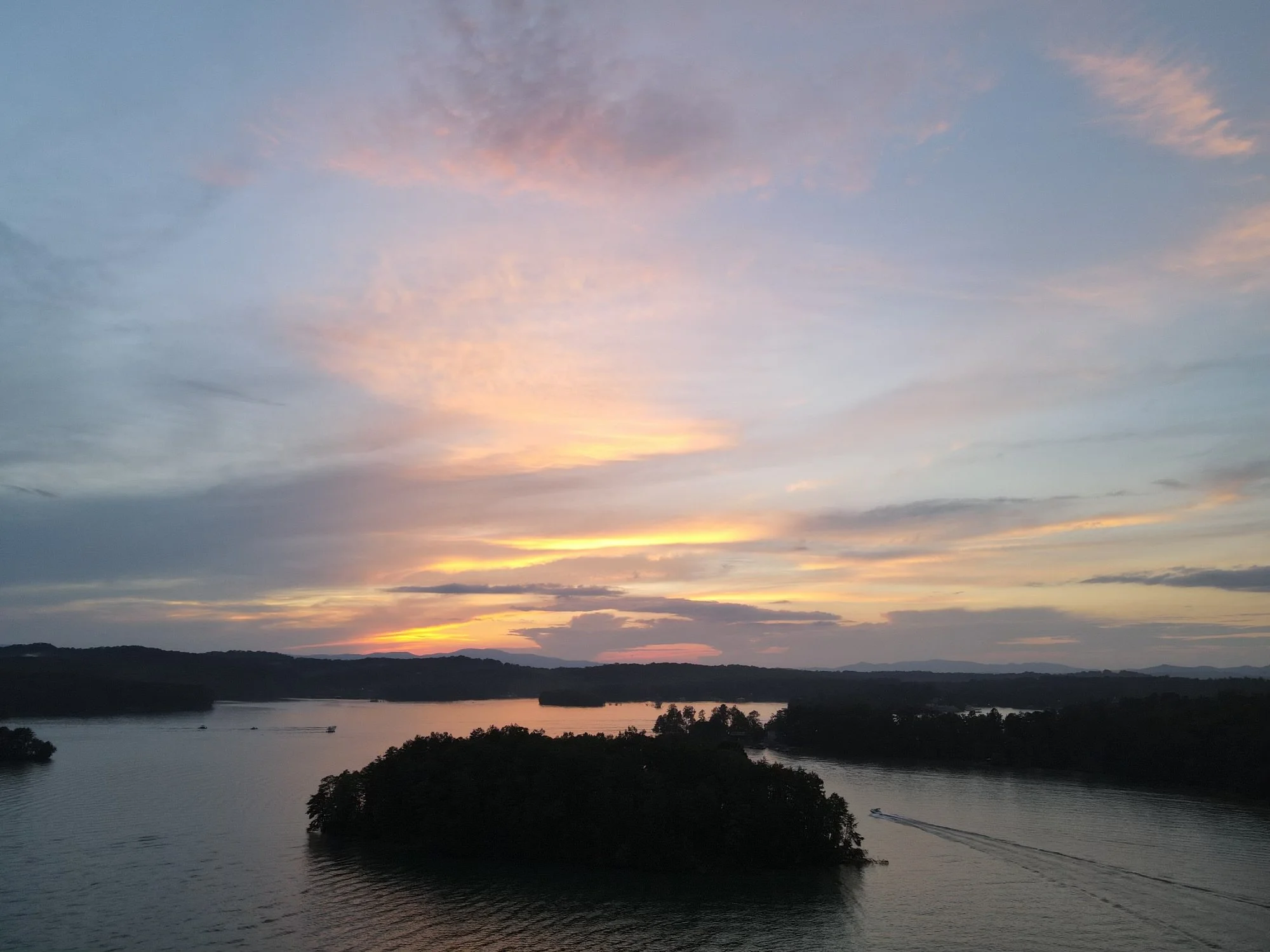 Lake Blue Ridge Boat Rentals- Visit Beautiful Lake Blue Ridge!!- RENT ...