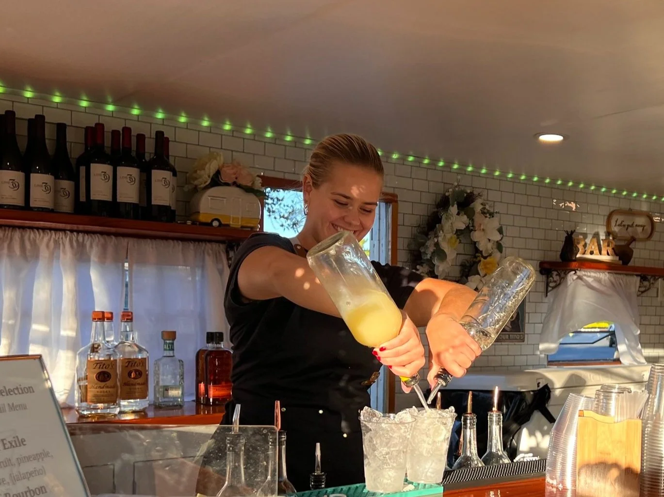 Our Story — The Wander Bar Co. Mobile Bar