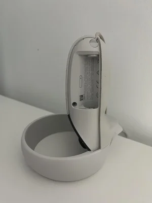 Easily Change and Replace Your Oculus Quest 2 Controller Batteries ...