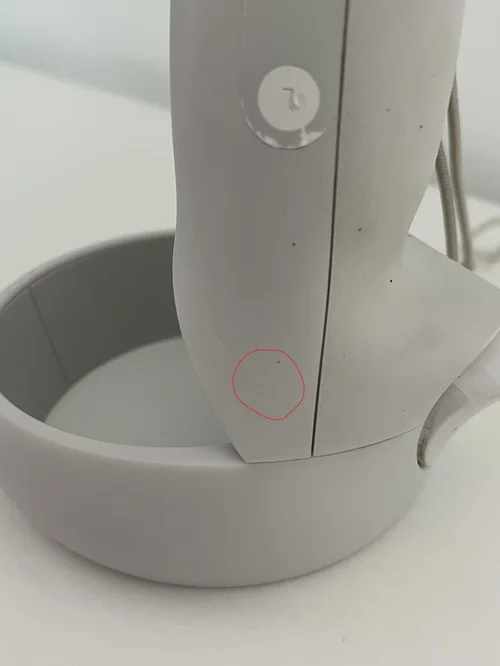 Easily Change and Replace Your Oculus Quest 2 Controller Batteries ...