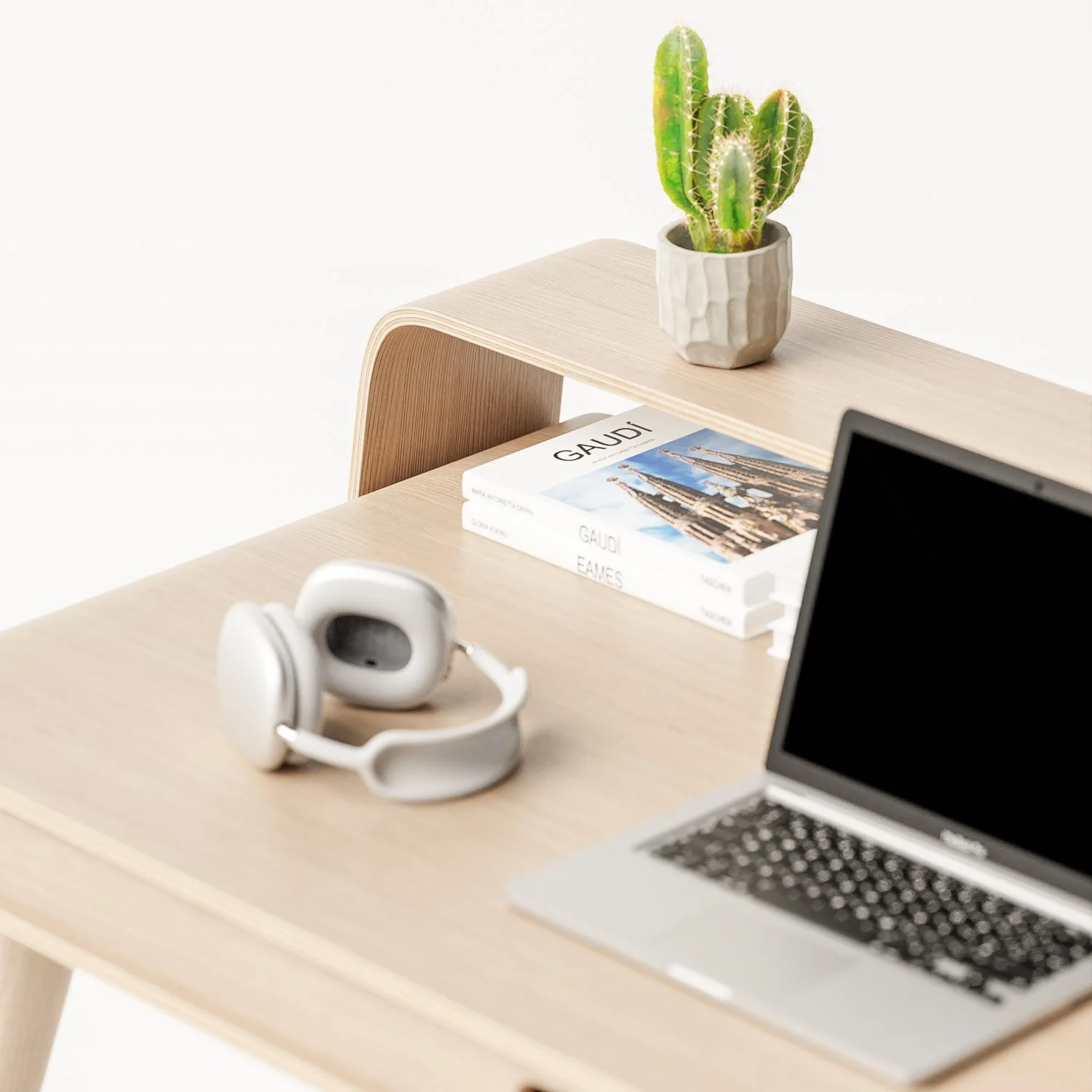 LOOP desk — TEIXEIRA DESIGN STUDIO