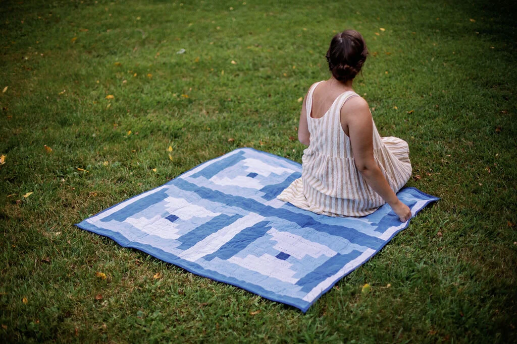 Monochromatic Courthouse Steps Quilt Instructions — By Hand Serial