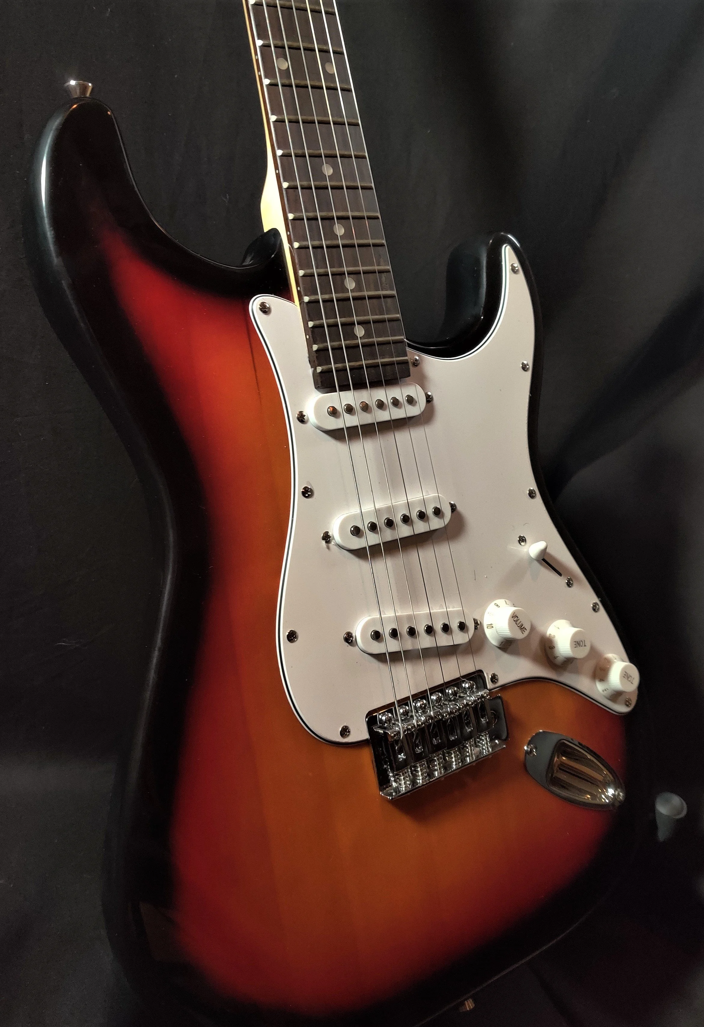 Leo Jaymz- Dark Red Double Cut Guitar/ Two Humbuckers/Fully set up ...