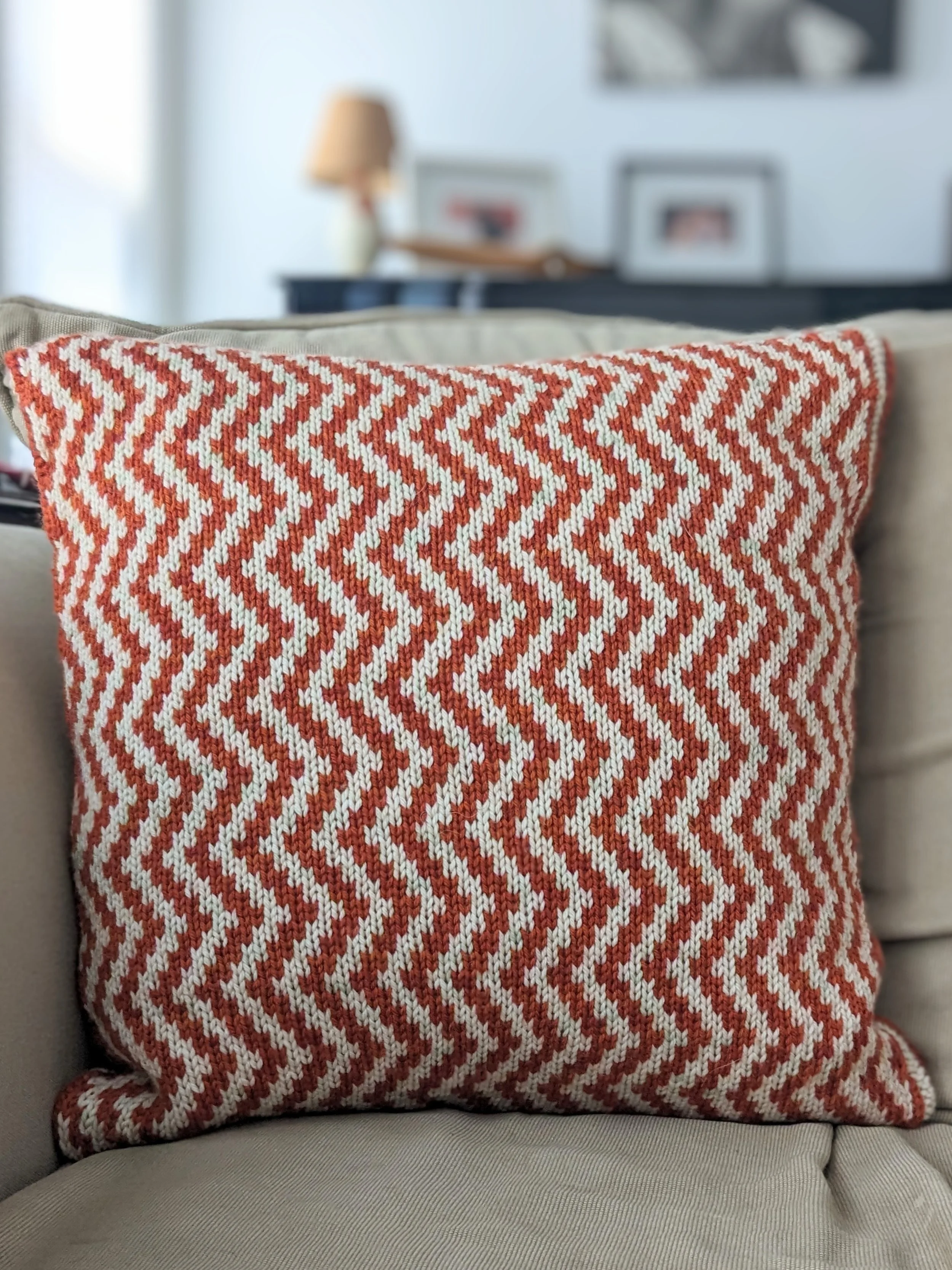 Serpentine Pillow Pattern — things.beth.makes