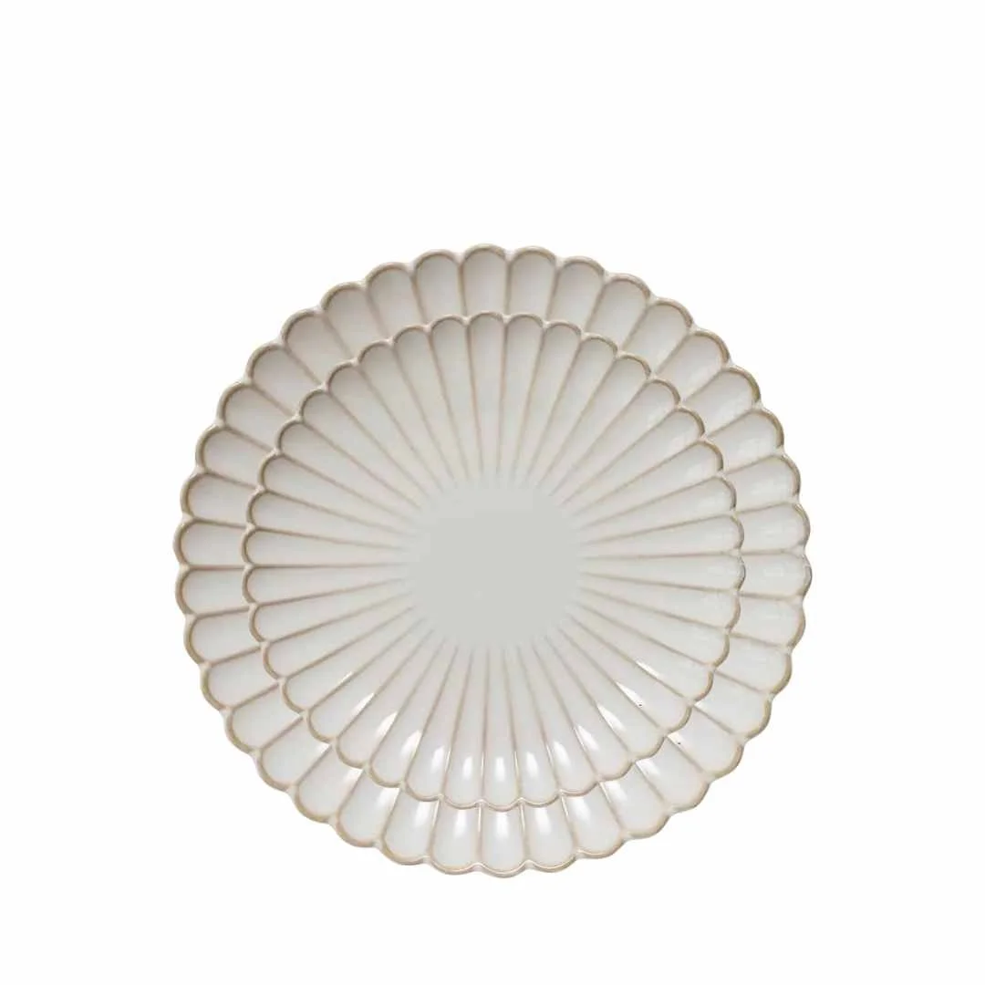 Dinnerware Hire for Weddings & Events — Black Saucers