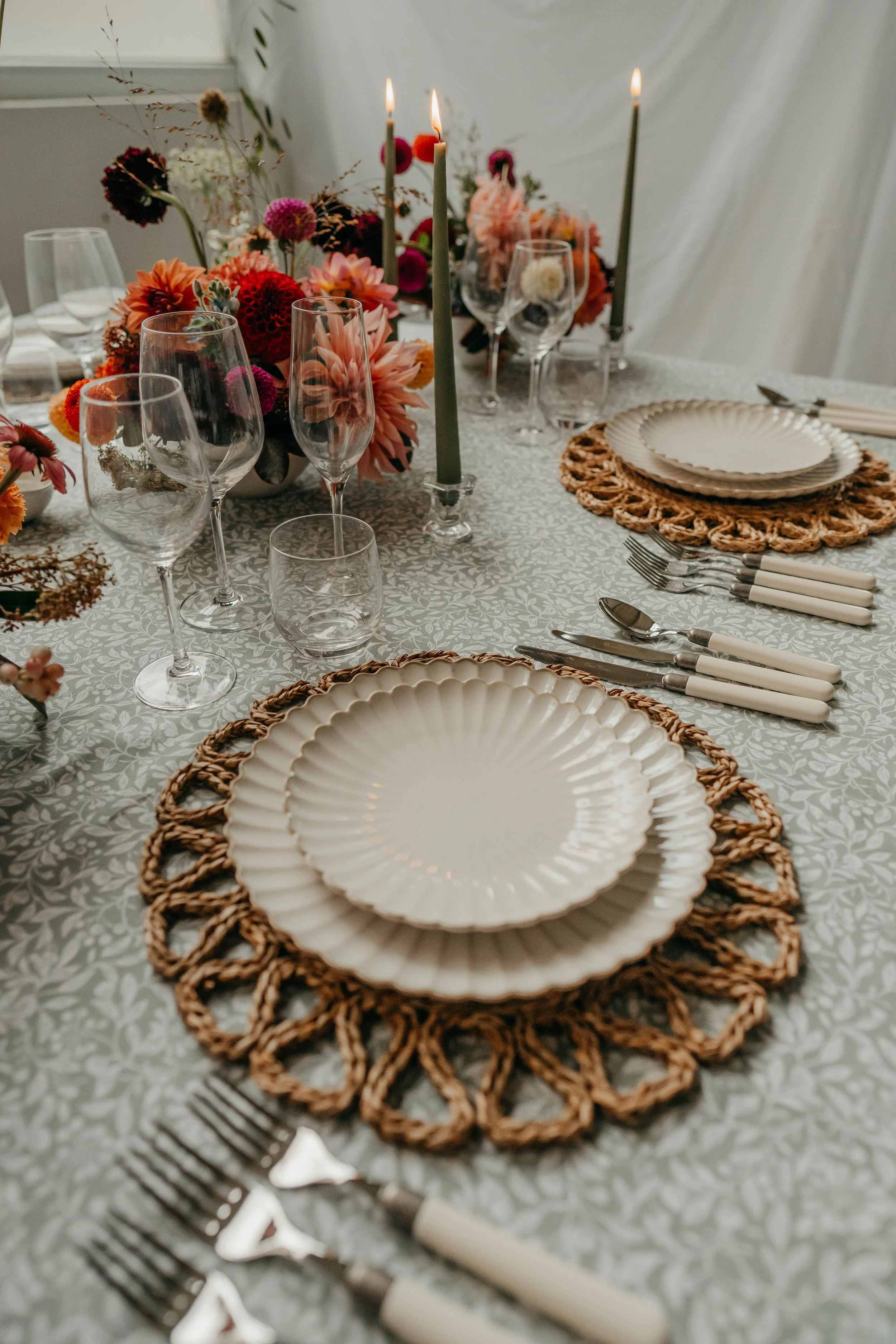 Artesano Glass Set Hire — Black Saucers