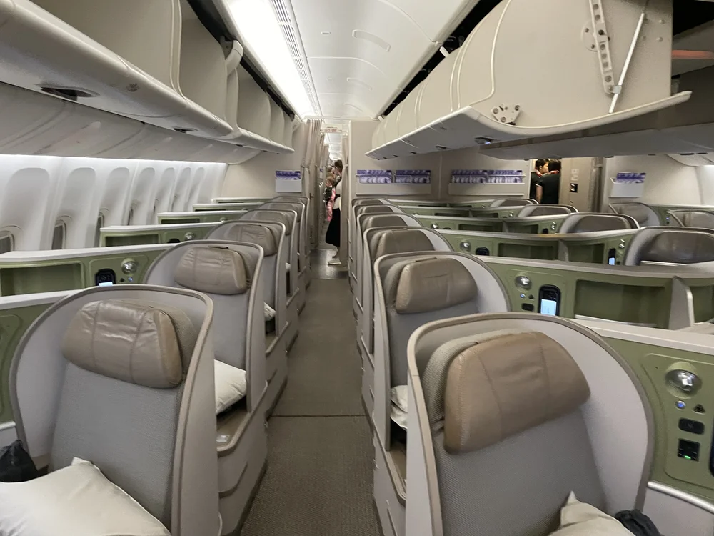 Review - EVA Airways Business Class B777-300ER London Heathrow to ...