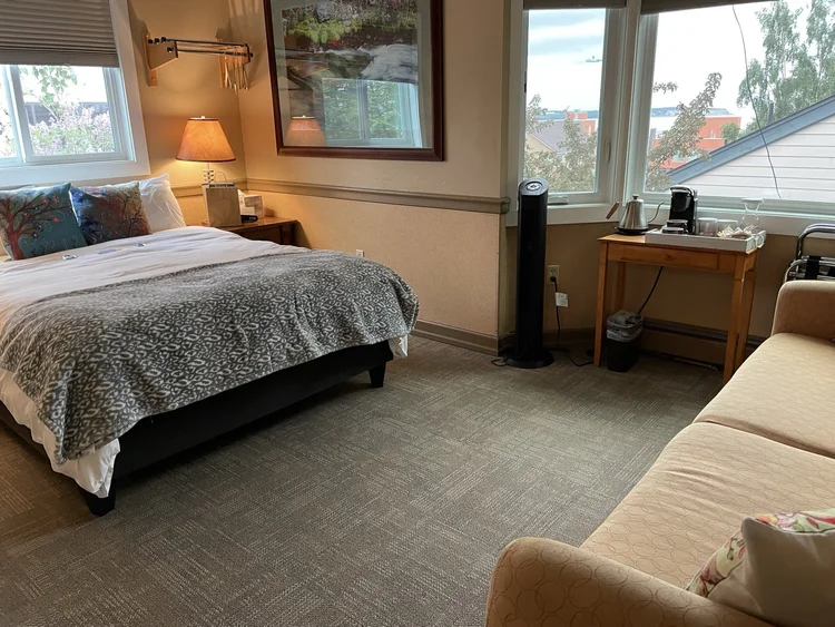 Copper Whale Inn