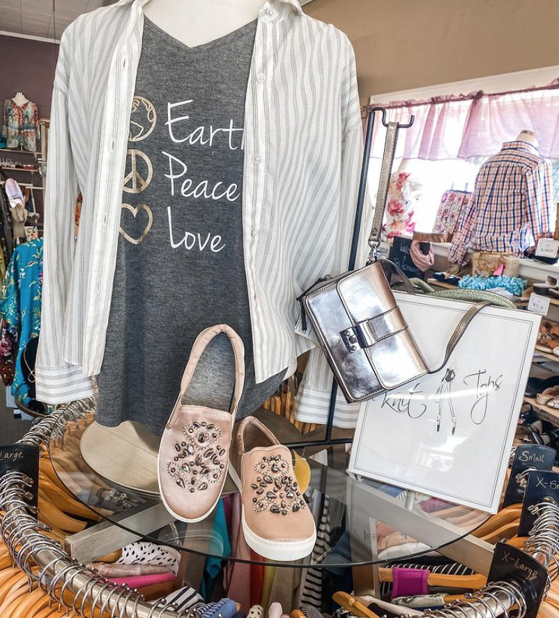 About 4 — Savvy Swap Consignment