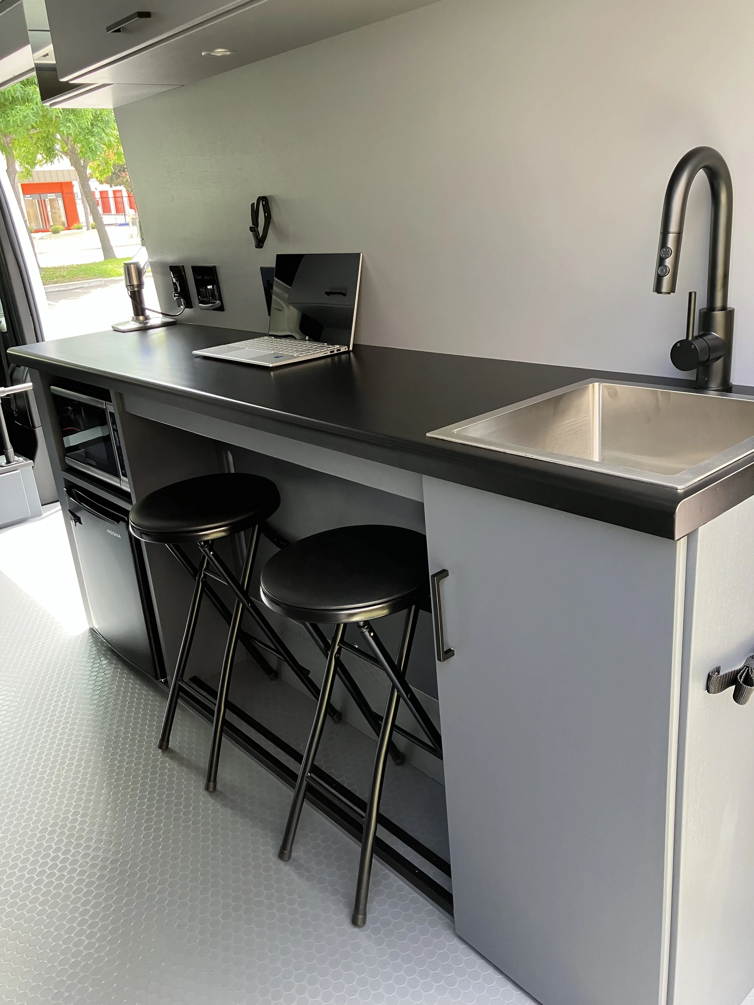 Mobile Offices — Latitude Vans