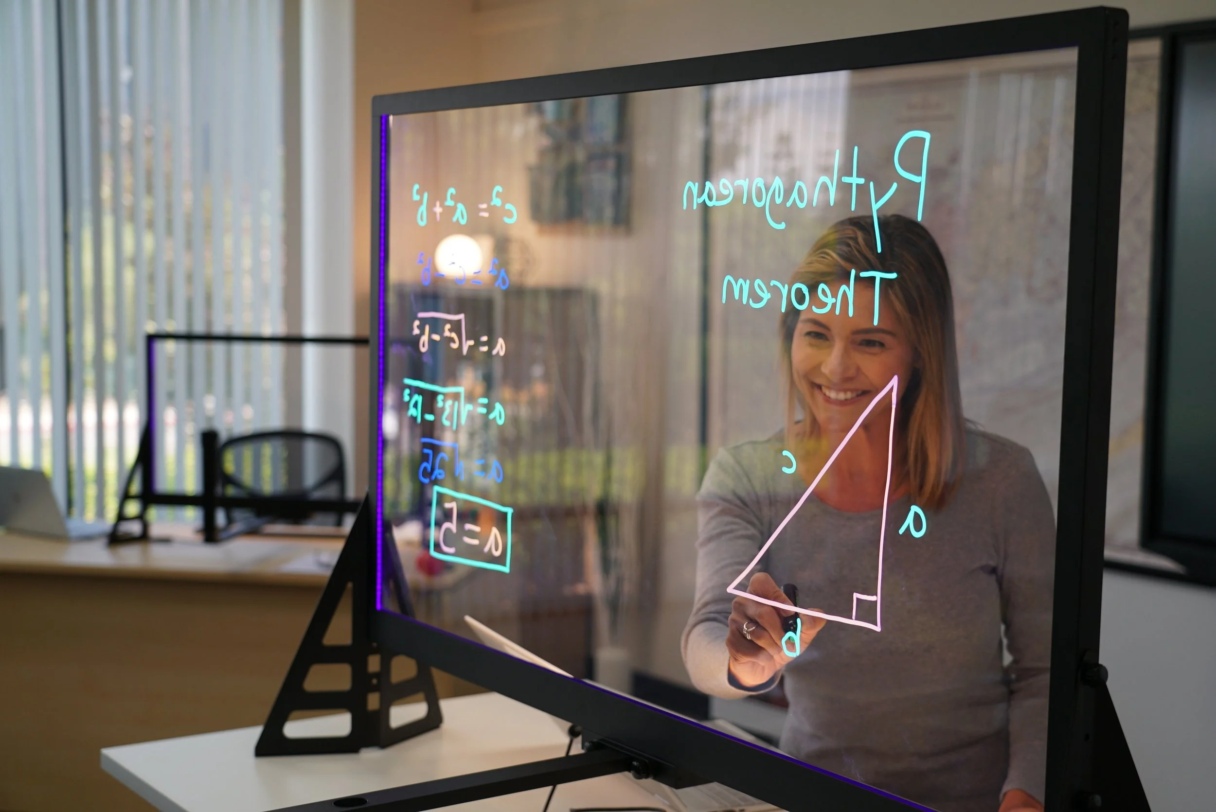 eGlass | Best All-in-One Lightboard w/ Built-in Camera