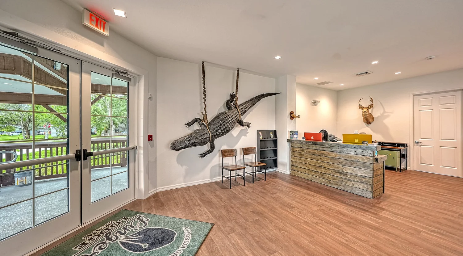 About Us — Linger Lodge