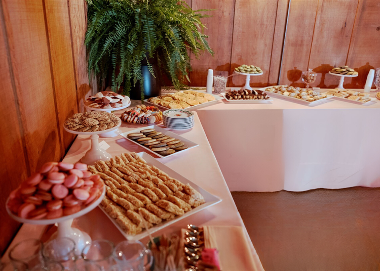 Eco-Friendly Pittsburgh Cookie Table Ideas for Your Sustainable Wedding ...