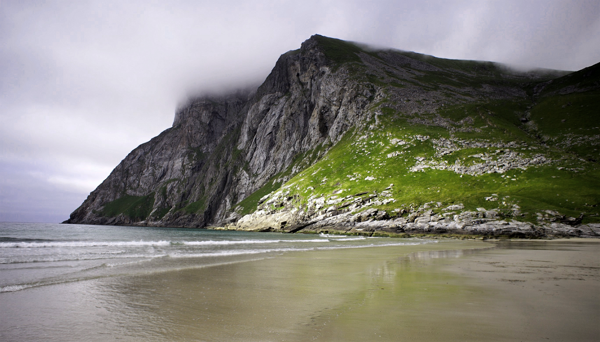 Content Creator — LILLY PIERCE