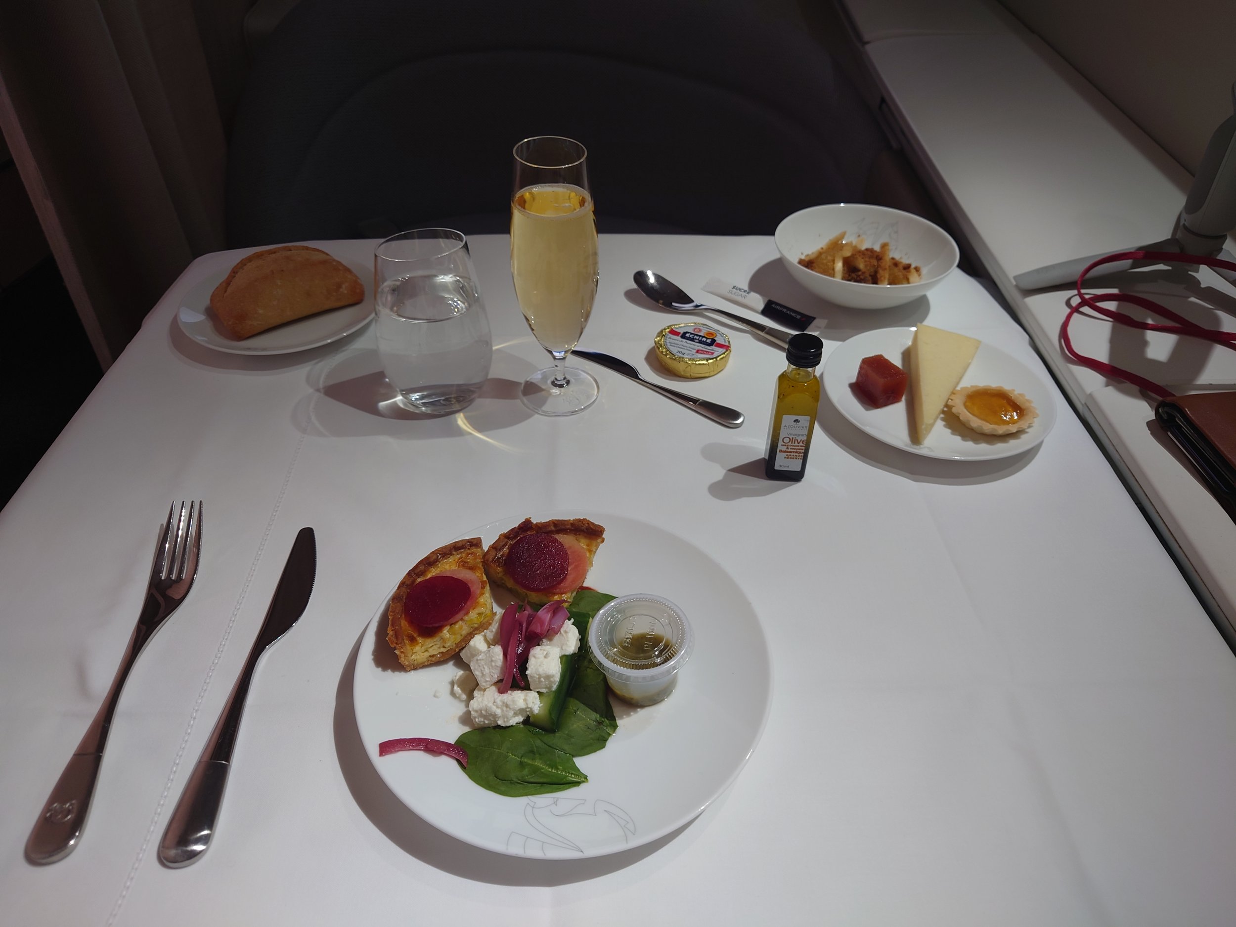 Review Air France La Première First Class on the Boeing 777-300ER ...