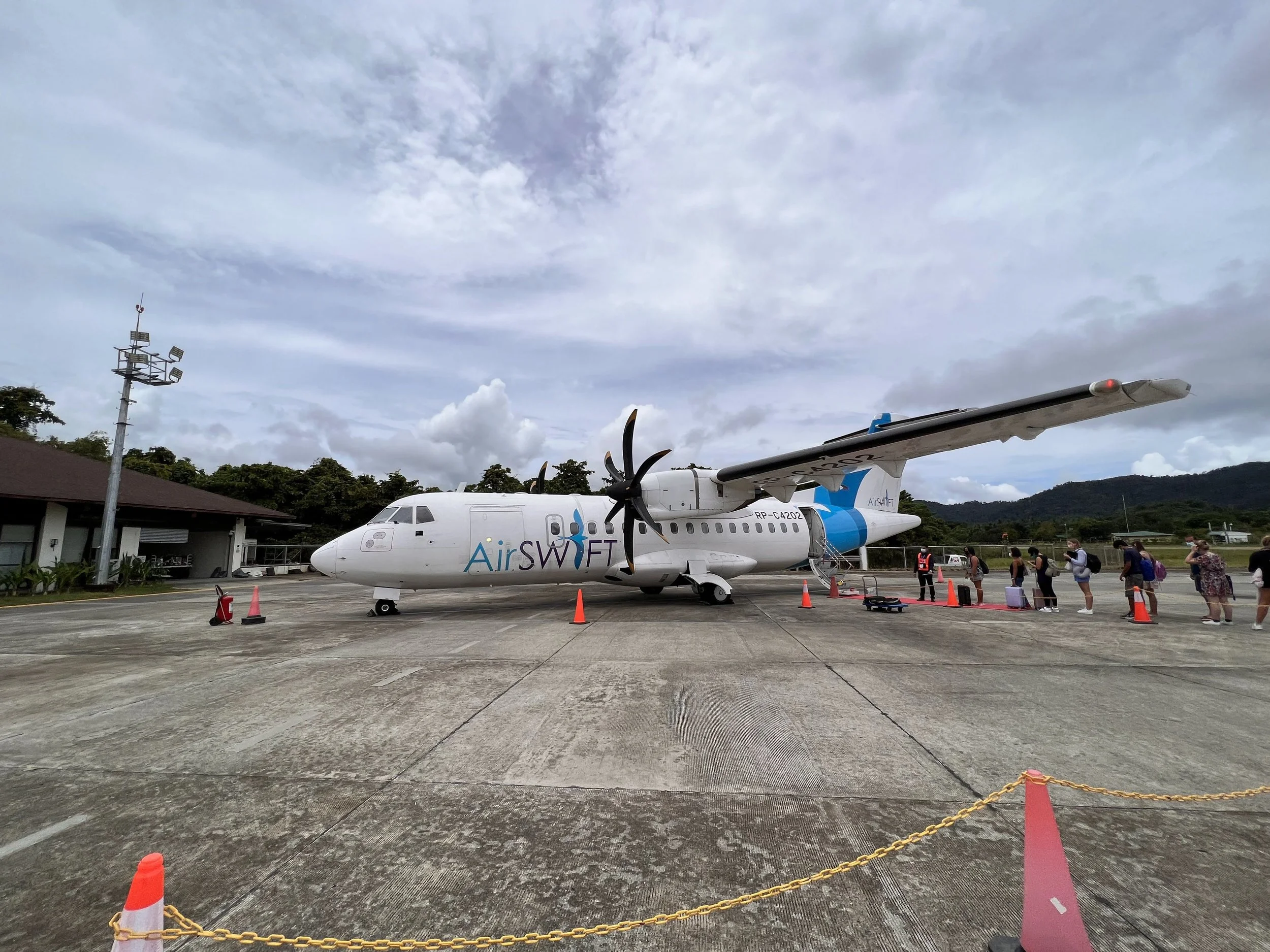 Air Swift: The Philippines Premier Short Haul Airline? A Review ...