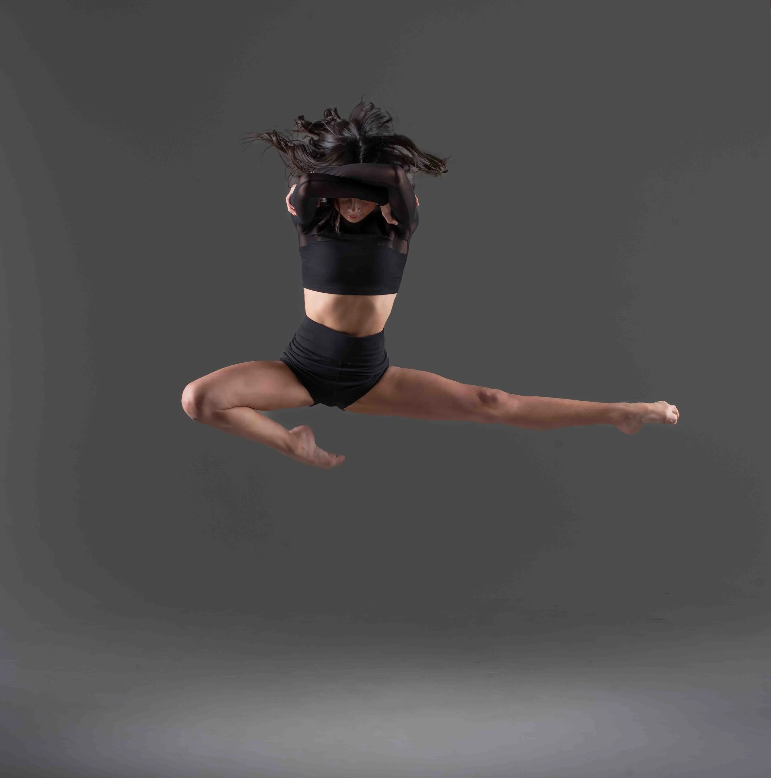 Capturing the Dance Magic: A Photoshoot with the Talented Mia — Tom ...