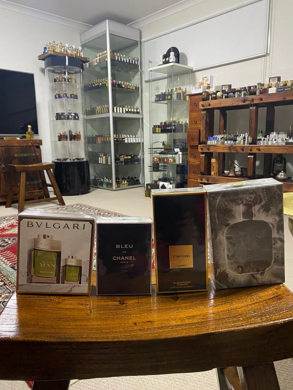 mr.perfumista - About | Brands | Fragrances | Perfumes | Samples