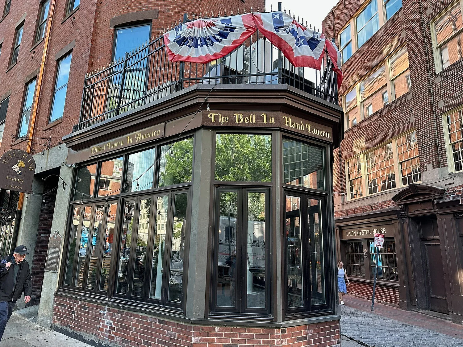 Taverns — Boston SAR