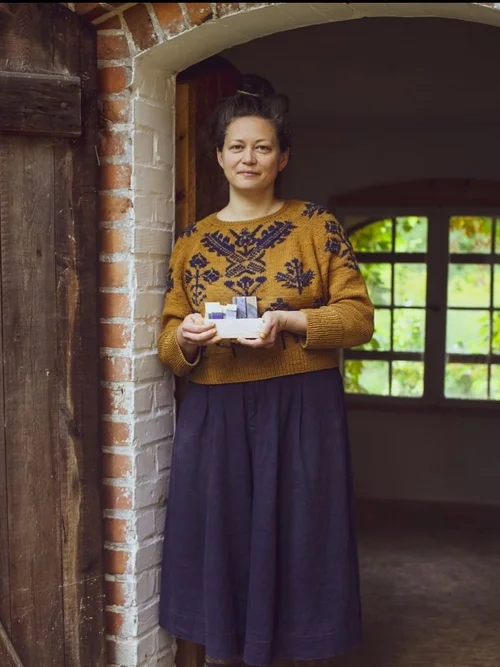 Jule von Hey Mama Wolf - Pflanzenfärberin — Fibershed DACH