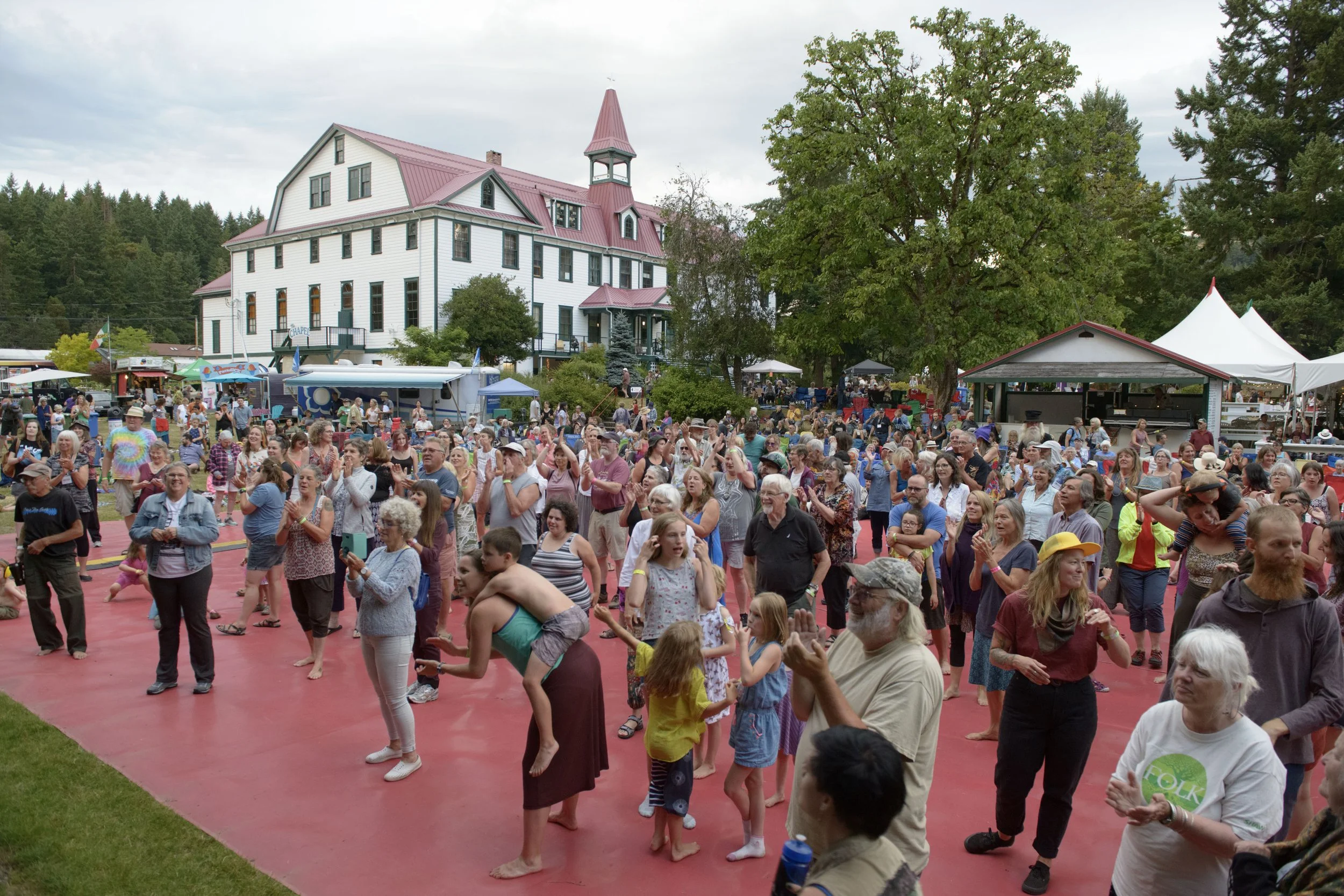 Islands Folk Festival