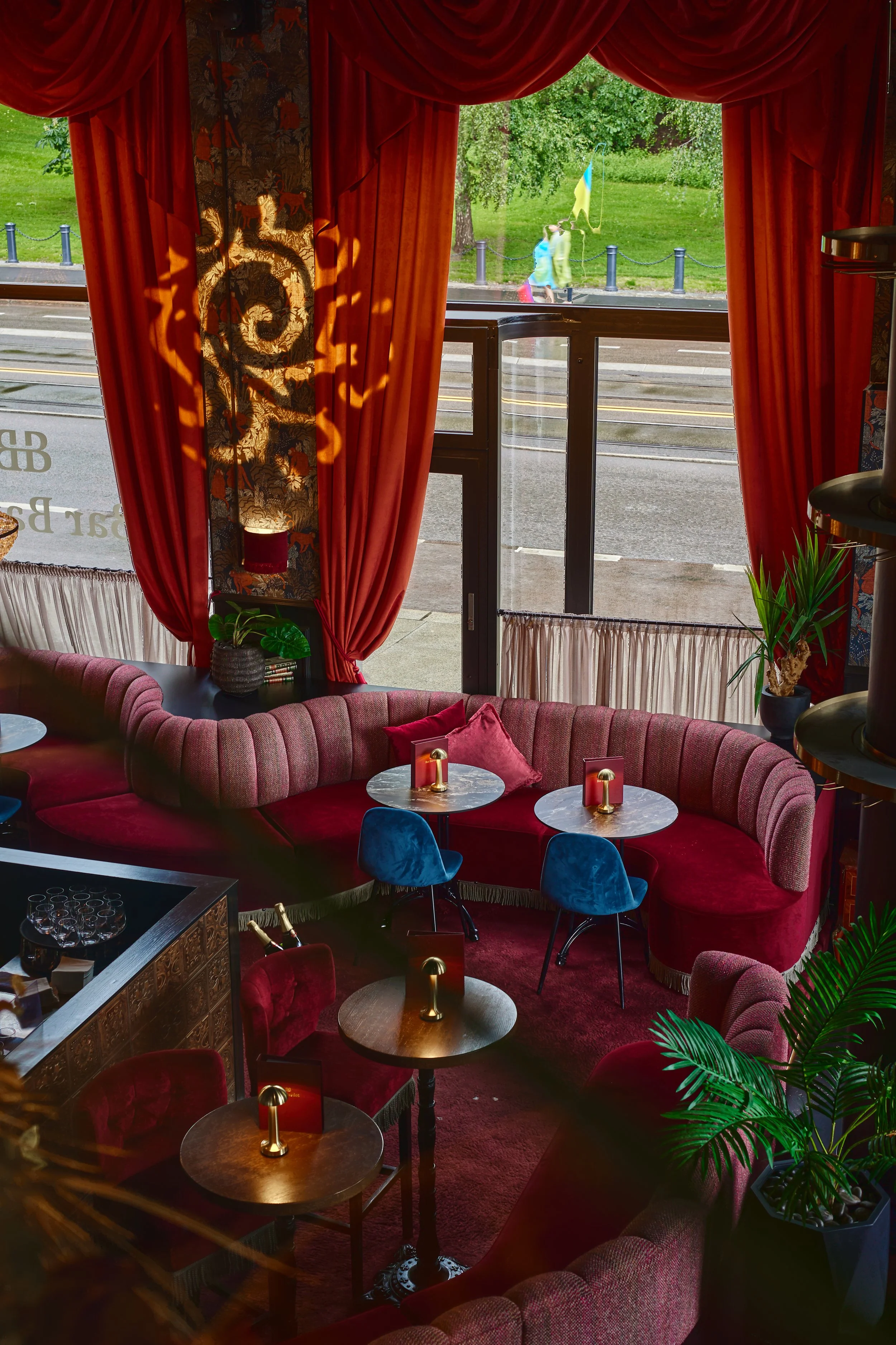 R.E.N. Group: Bar Bardot