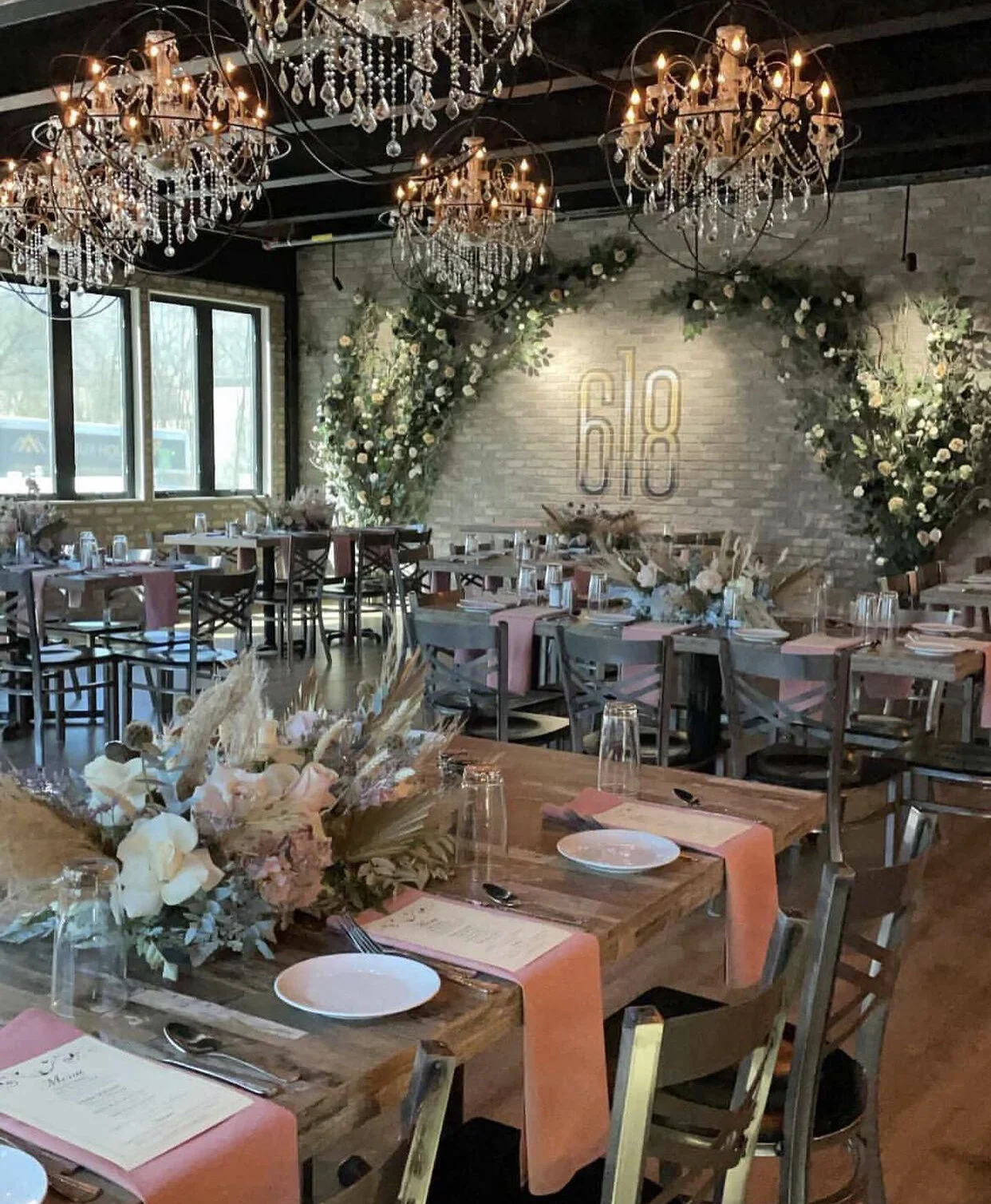 All Seasons Room — 618