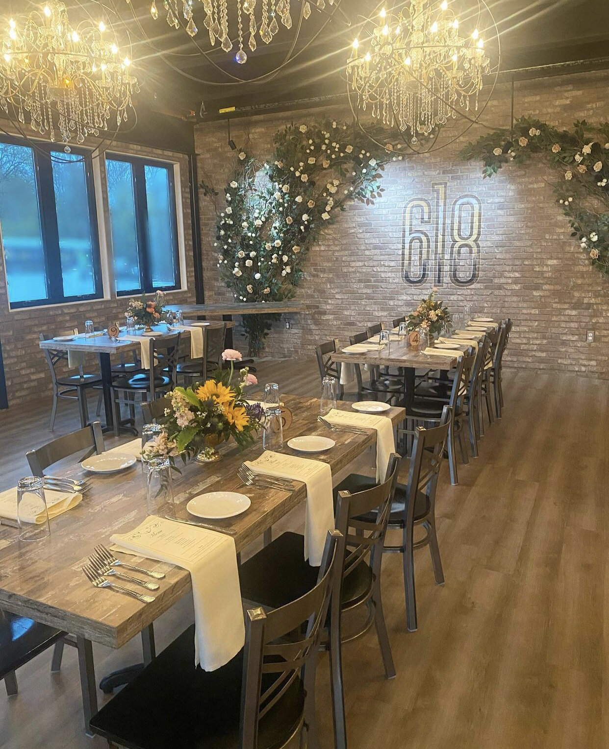 All Seasons Room — 618