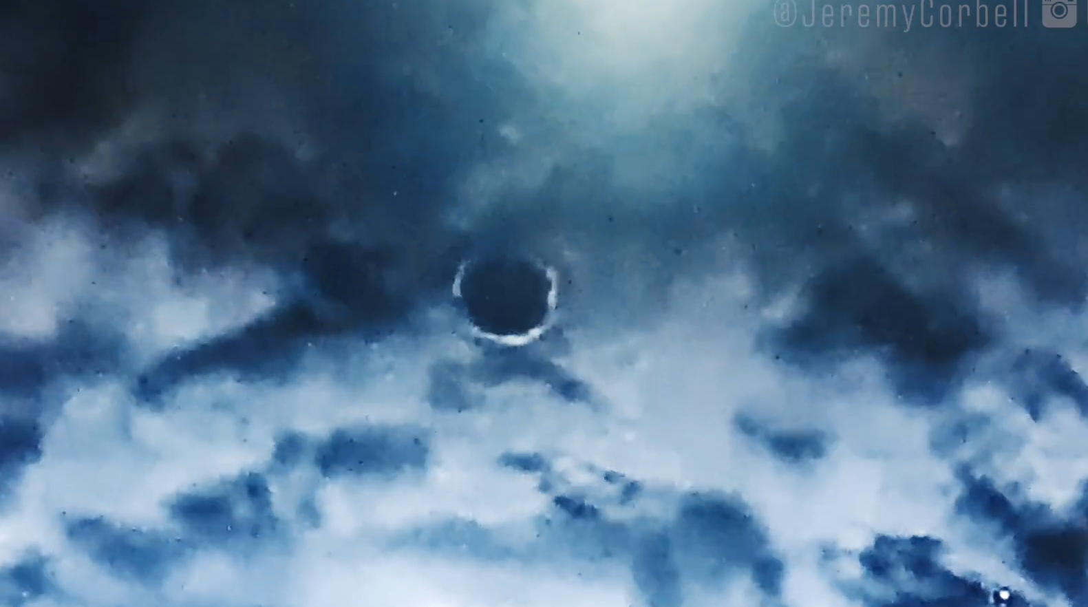 Newly Released Footage Shows ‘Disc’-Shaped UFO Making Abrupt Turn Over ...