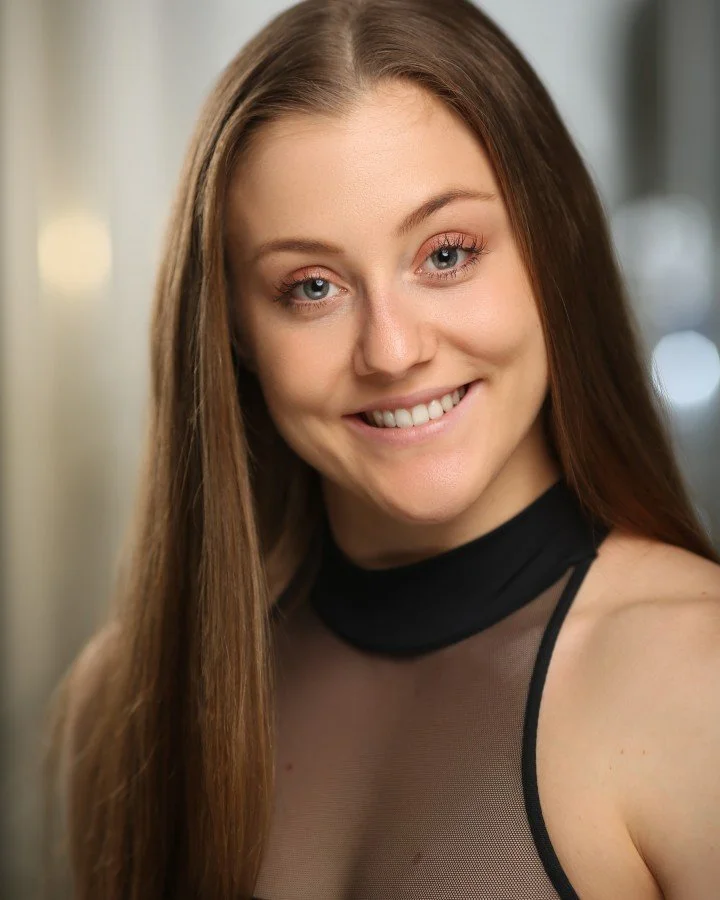 HANNAH WOOD — The Dark Horse Agency