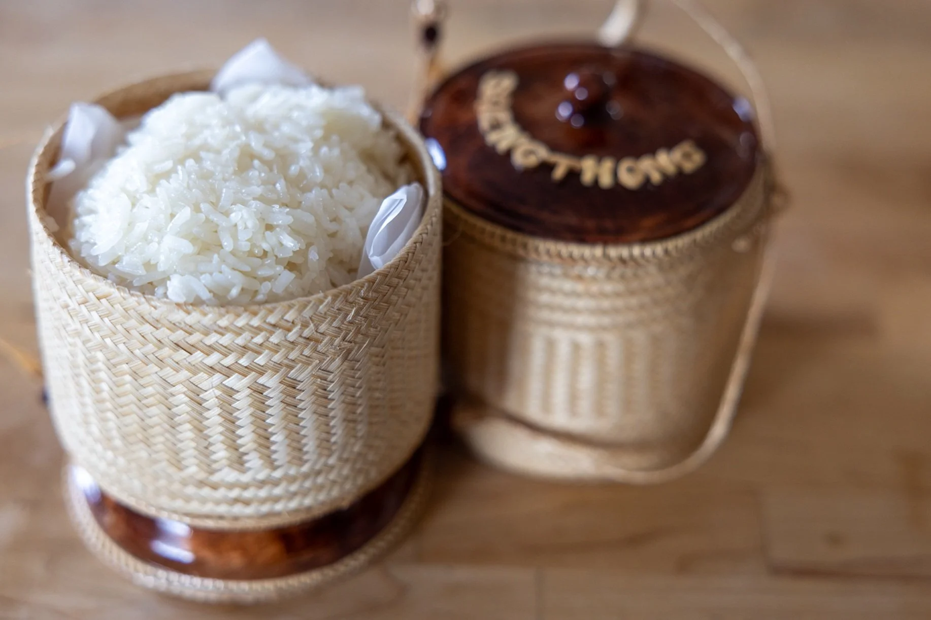 How to make the best Lao sausage | sai oua - Saeng's Kitchen