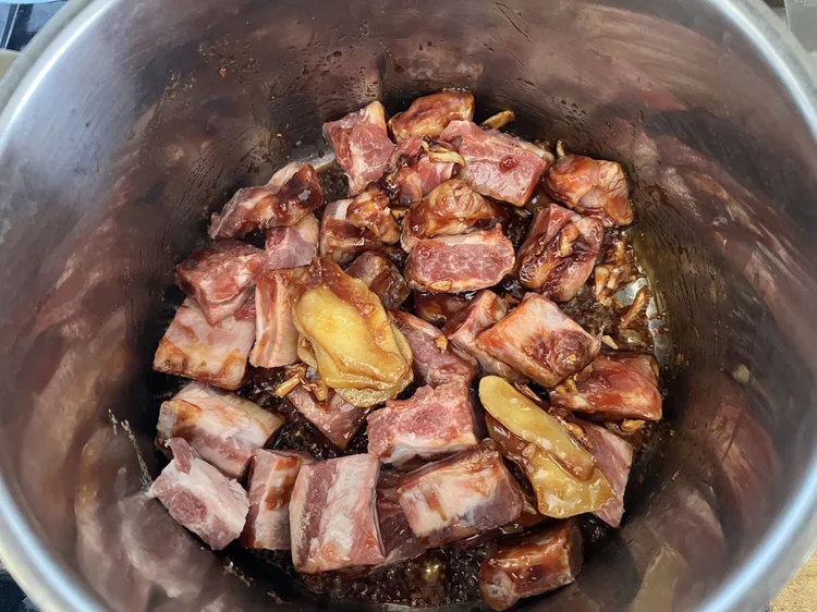 How to make the best authentic Thom Khem - Saeng's Kitchen