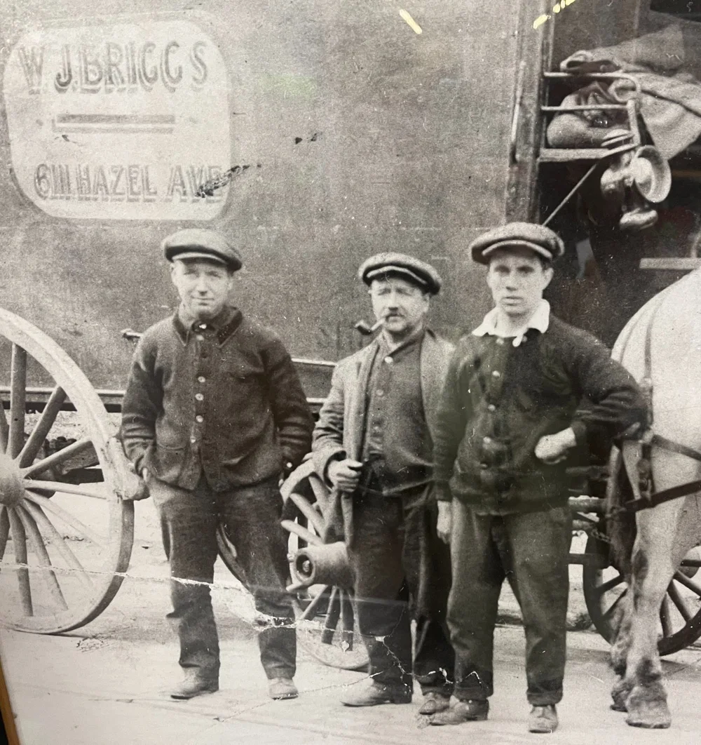 About Us — BRIGGS AUCTION