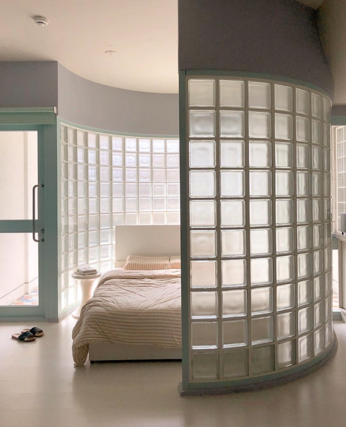 Glass Blocks, a Dead Trend or a Timeless Treasure? — THE MILLIE VINTAGE