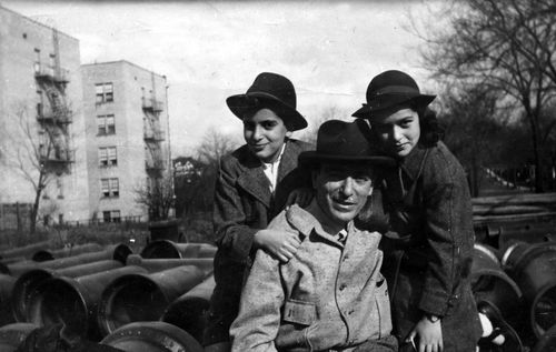 Vladimir Kagan: A Timeline of His Life and Legacy — THE MILLIE VINTAGE