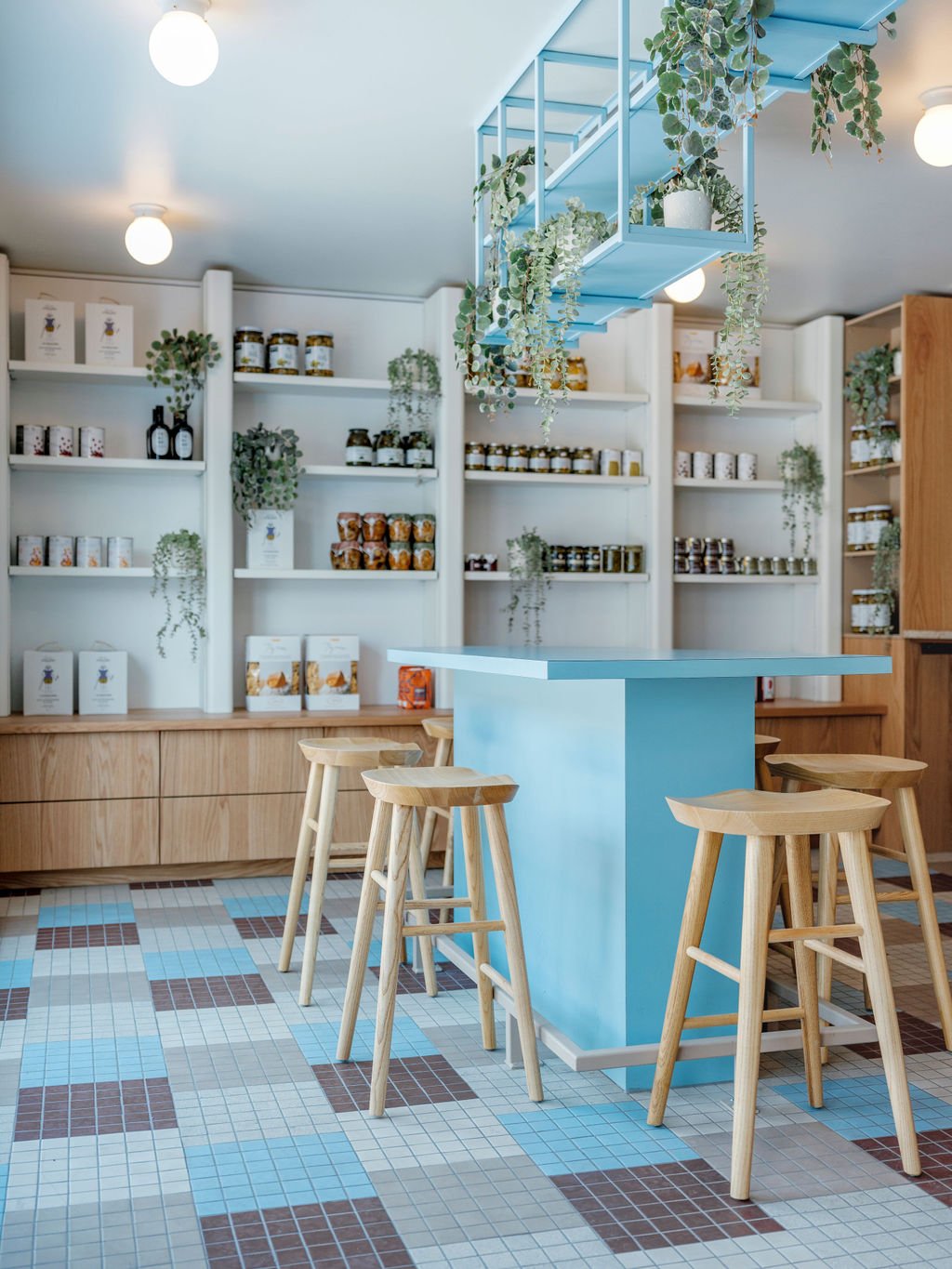 Tonino - Comptoir — Perron designer intérieur commercial et résidentiel