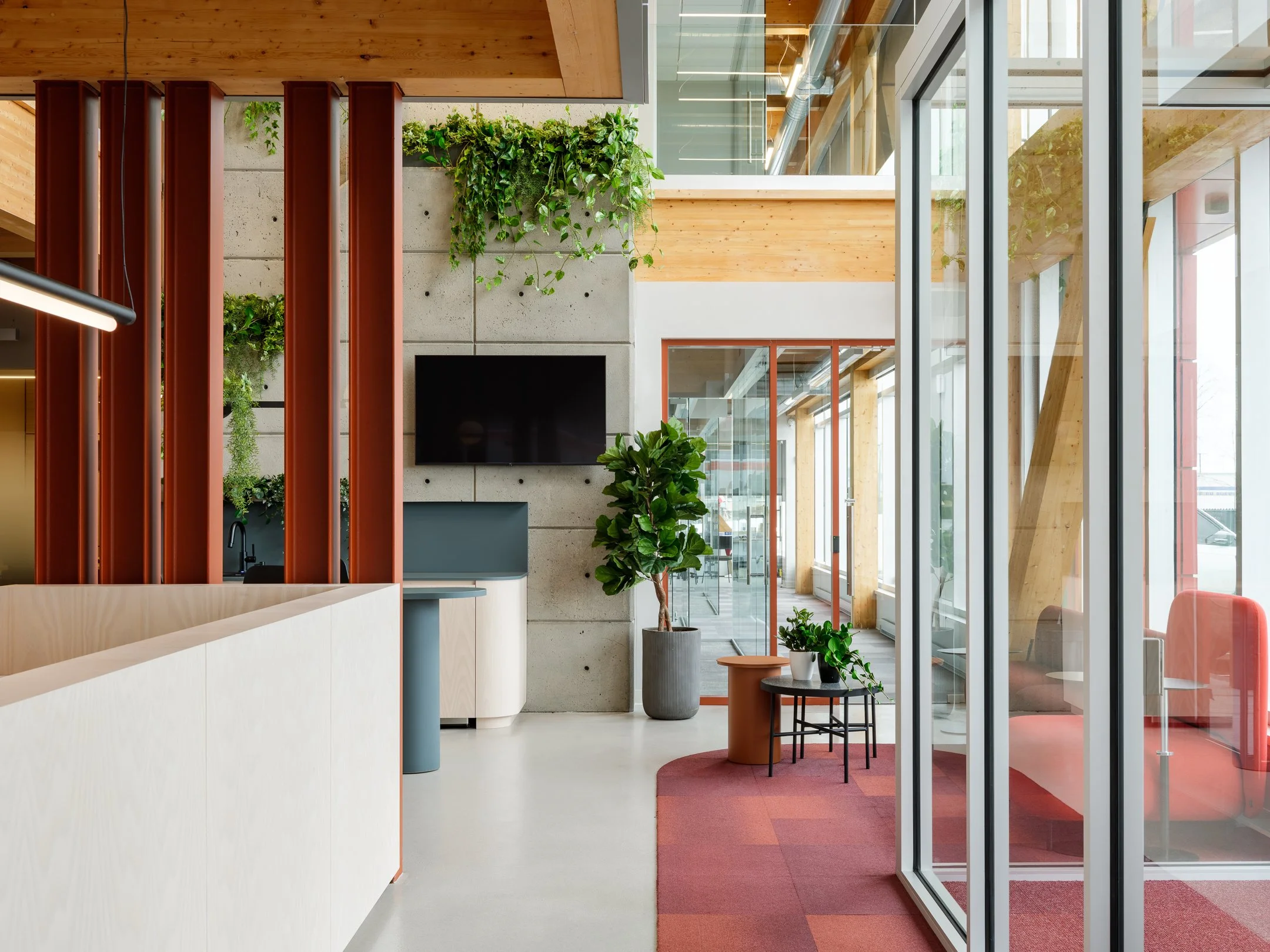Garoy Construction — Perron designer intérieur commercial et résidentiel