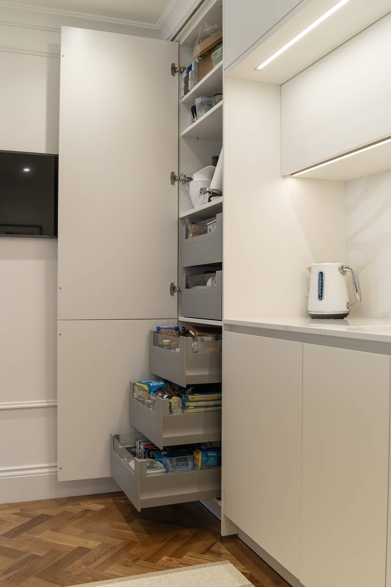 White Handleless Kitchen in London - Ridgeway Interiors