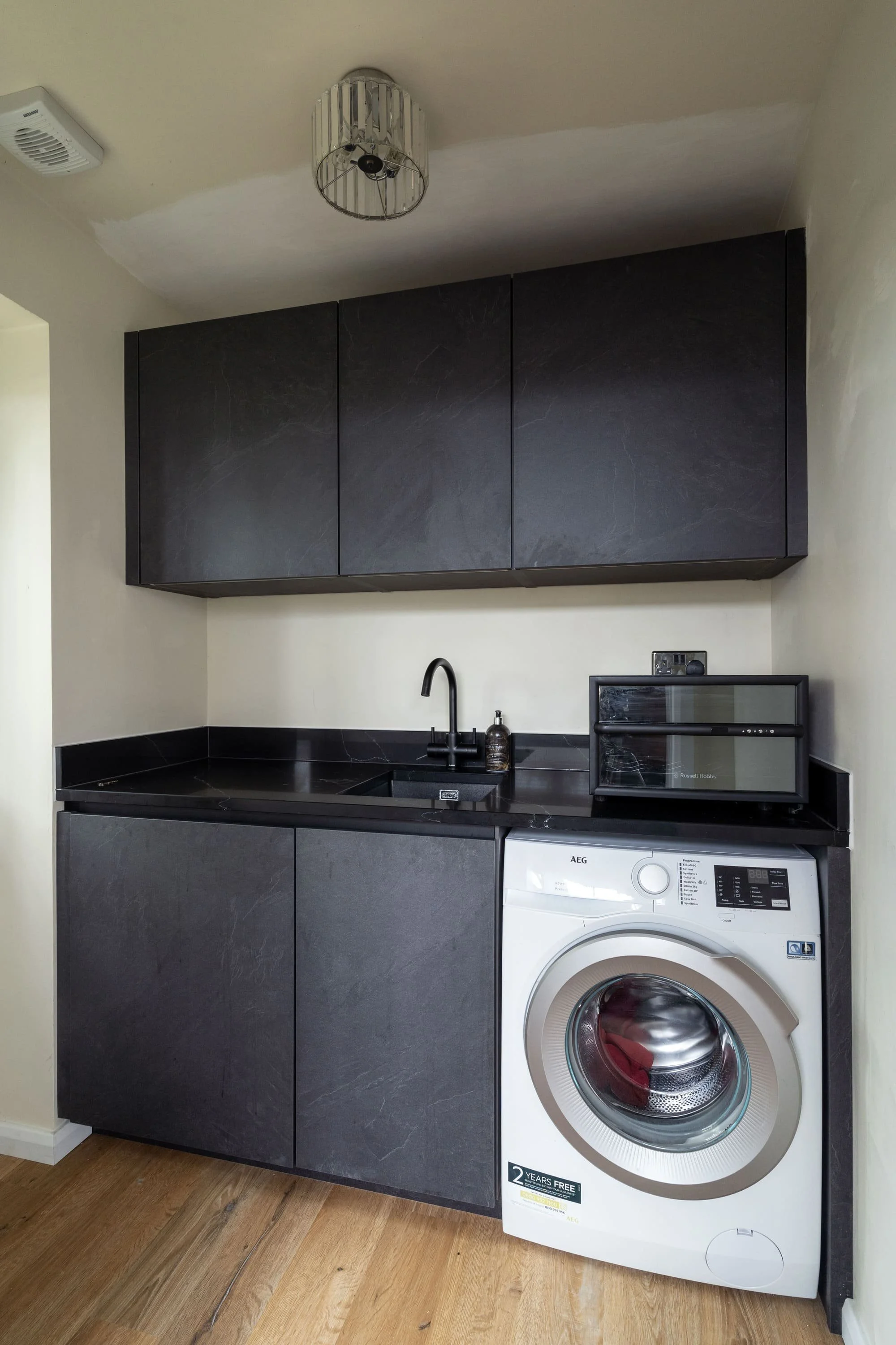Grey Handleless Kitchen in Aylesbury - Ridgeway Interiors