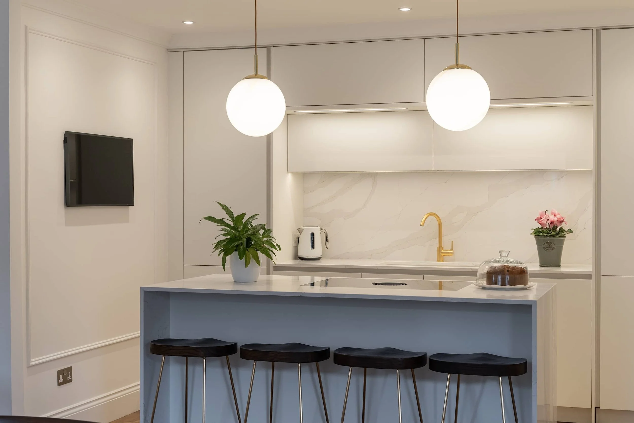 White Handleless Kitchen in London - Ridgeway Interiors