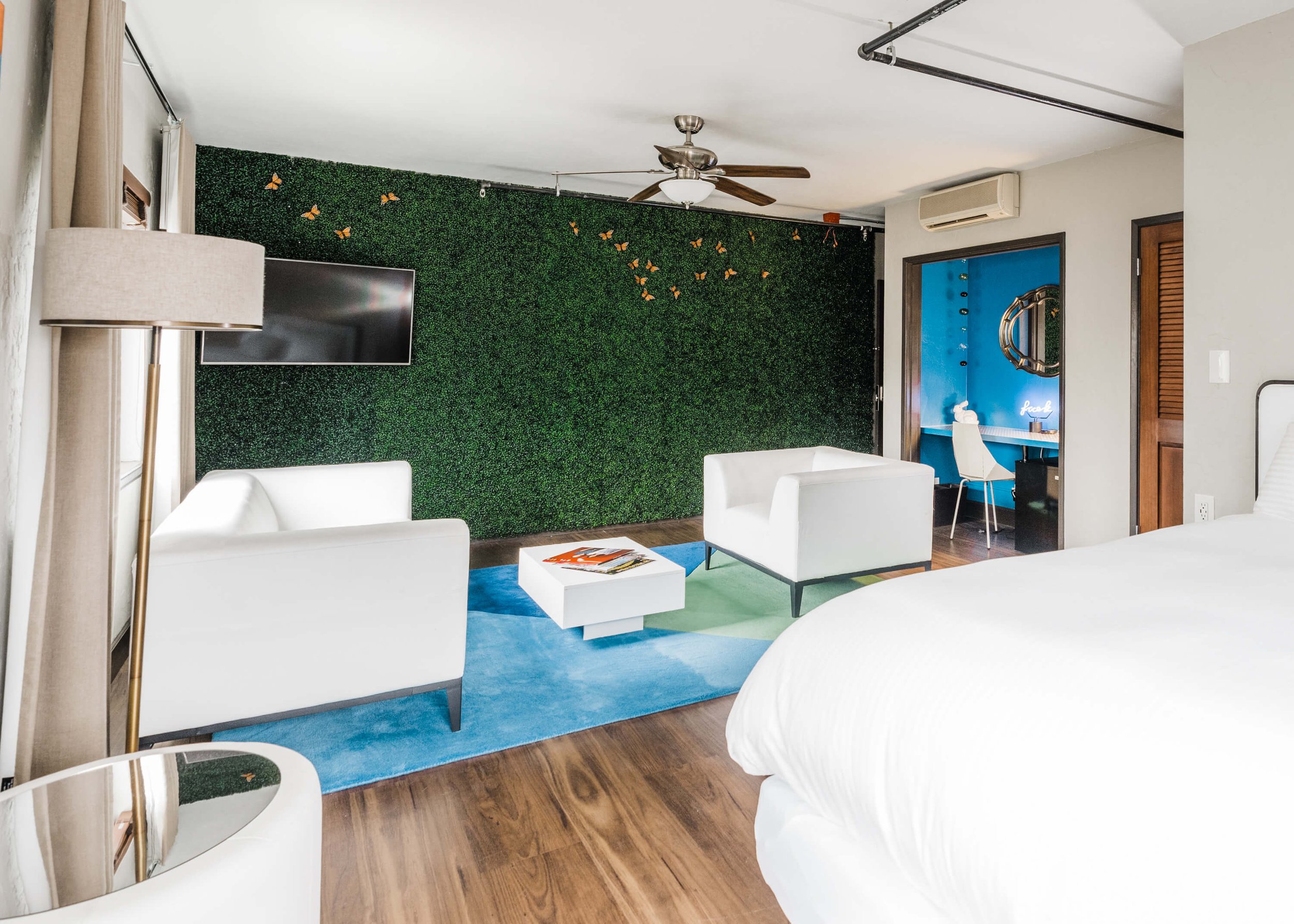 About Us — Hotel Crocodile