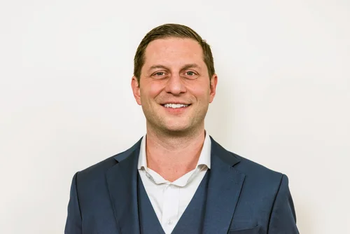 About Us — L&L Ventures