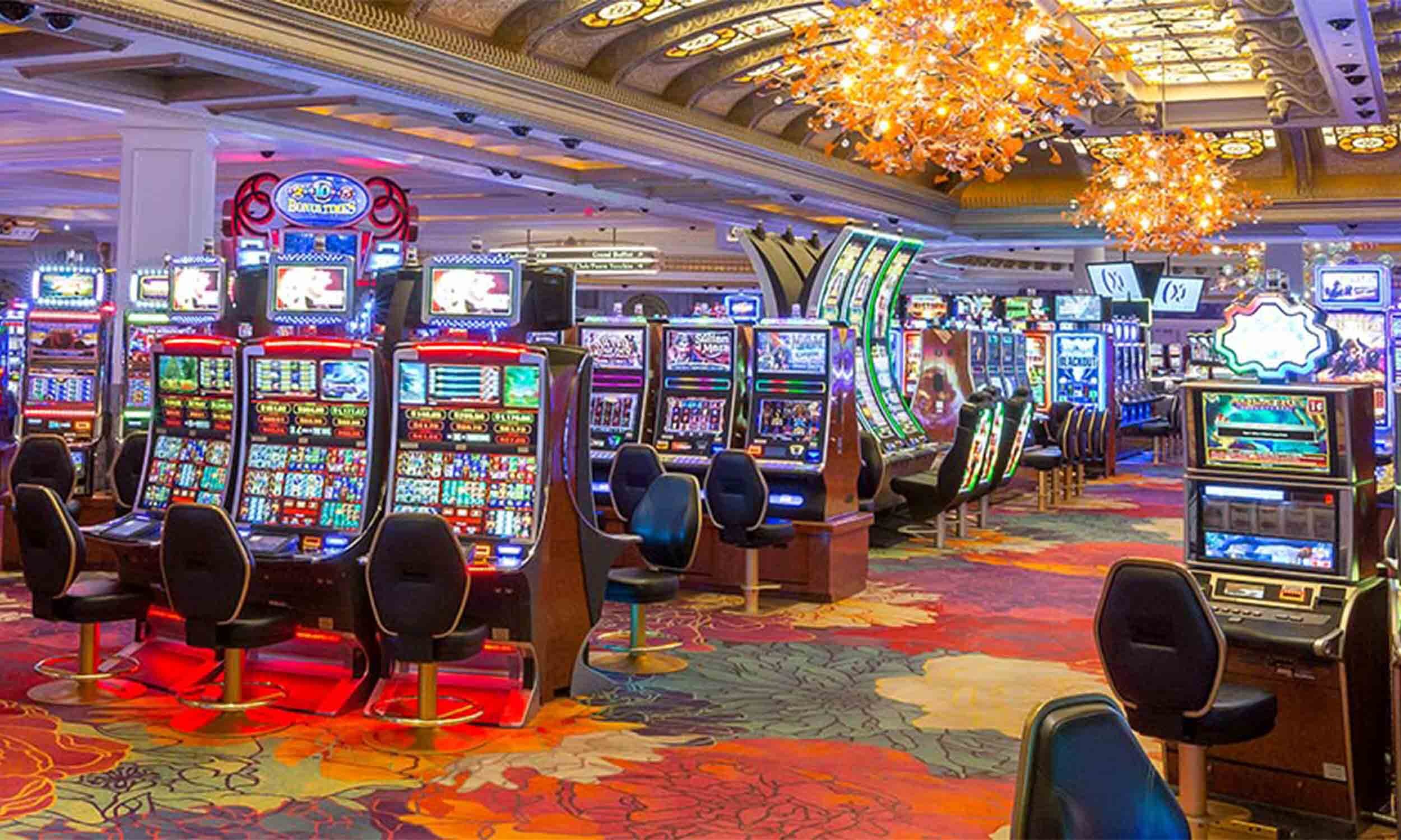 Fallsview Casino & Walkway — Hilton Niagara Falls/Fallsview Hotel & Suites